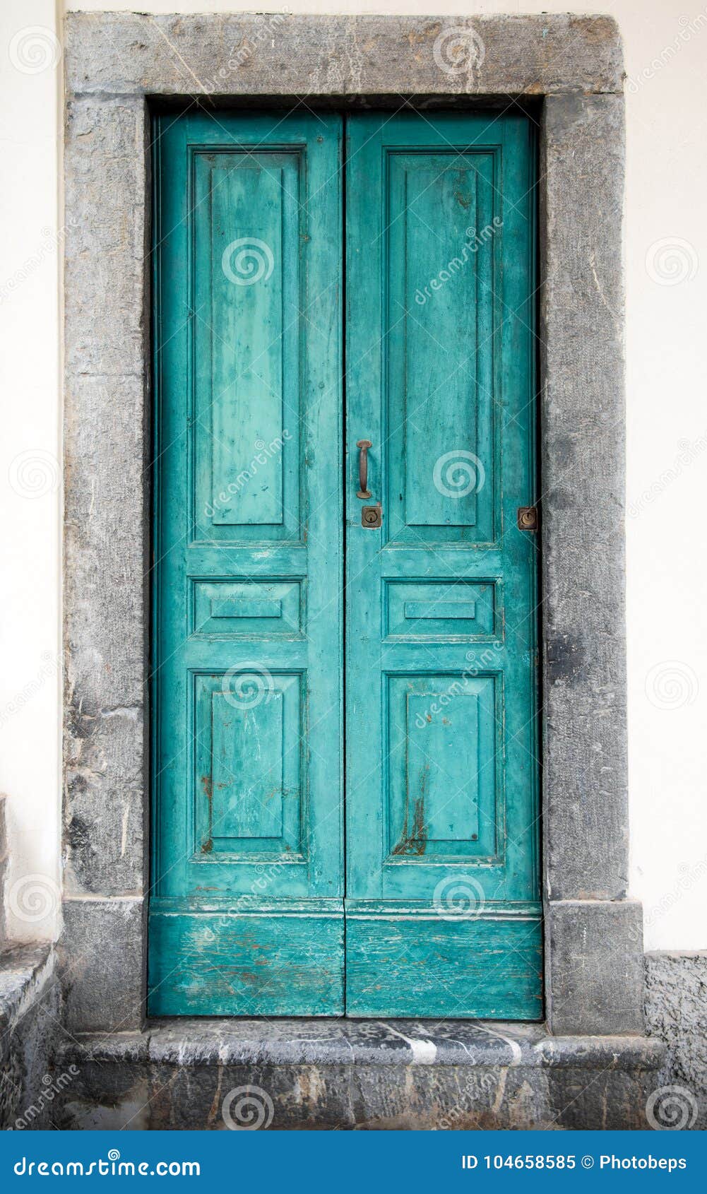 Puerta De Madera Del Vintage Típico Imagen De Archivo Imagen De Casas
