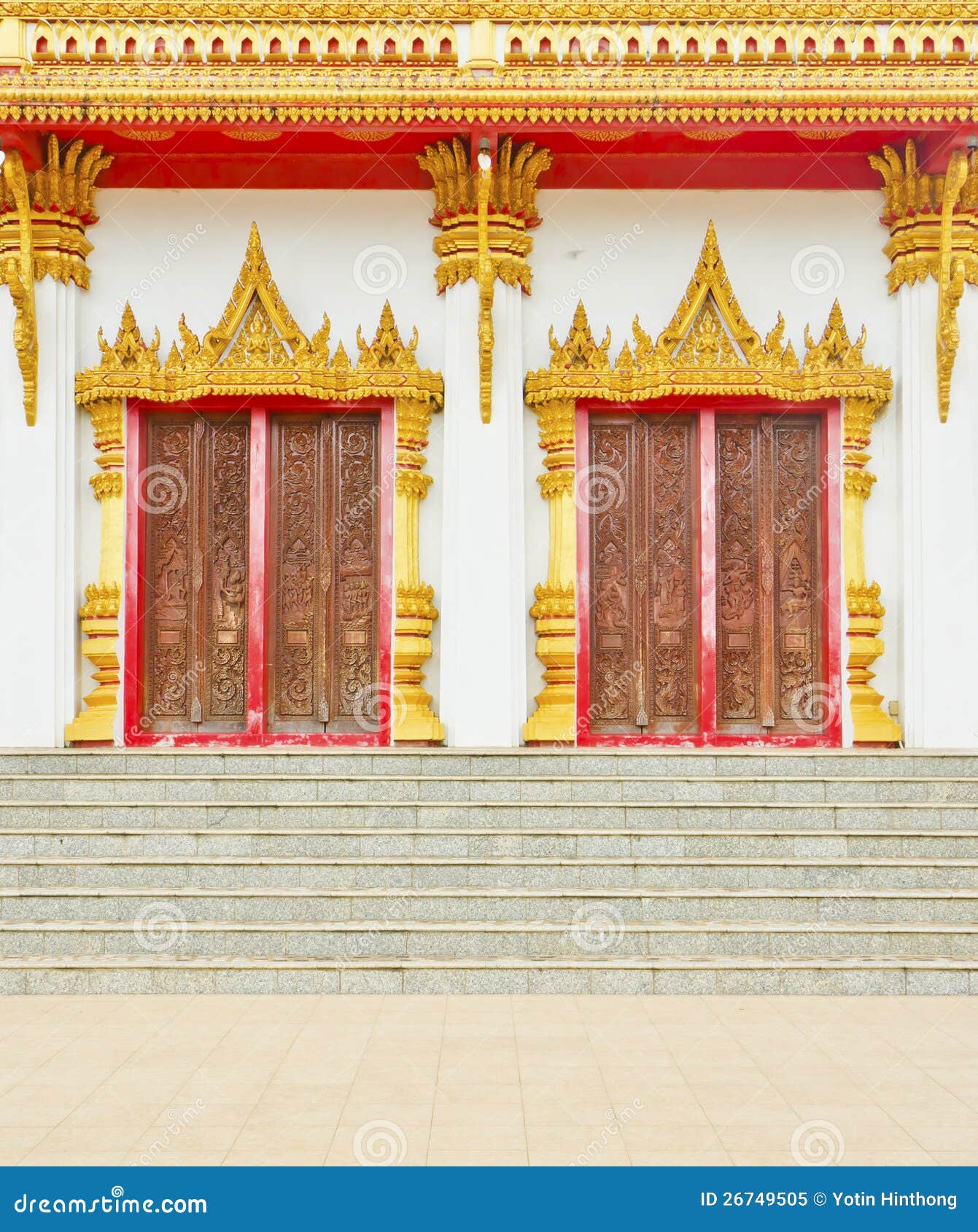 Puertas Tailandesas Del Estilo Del Templo En Khon Kaen Tailandia Imagen
