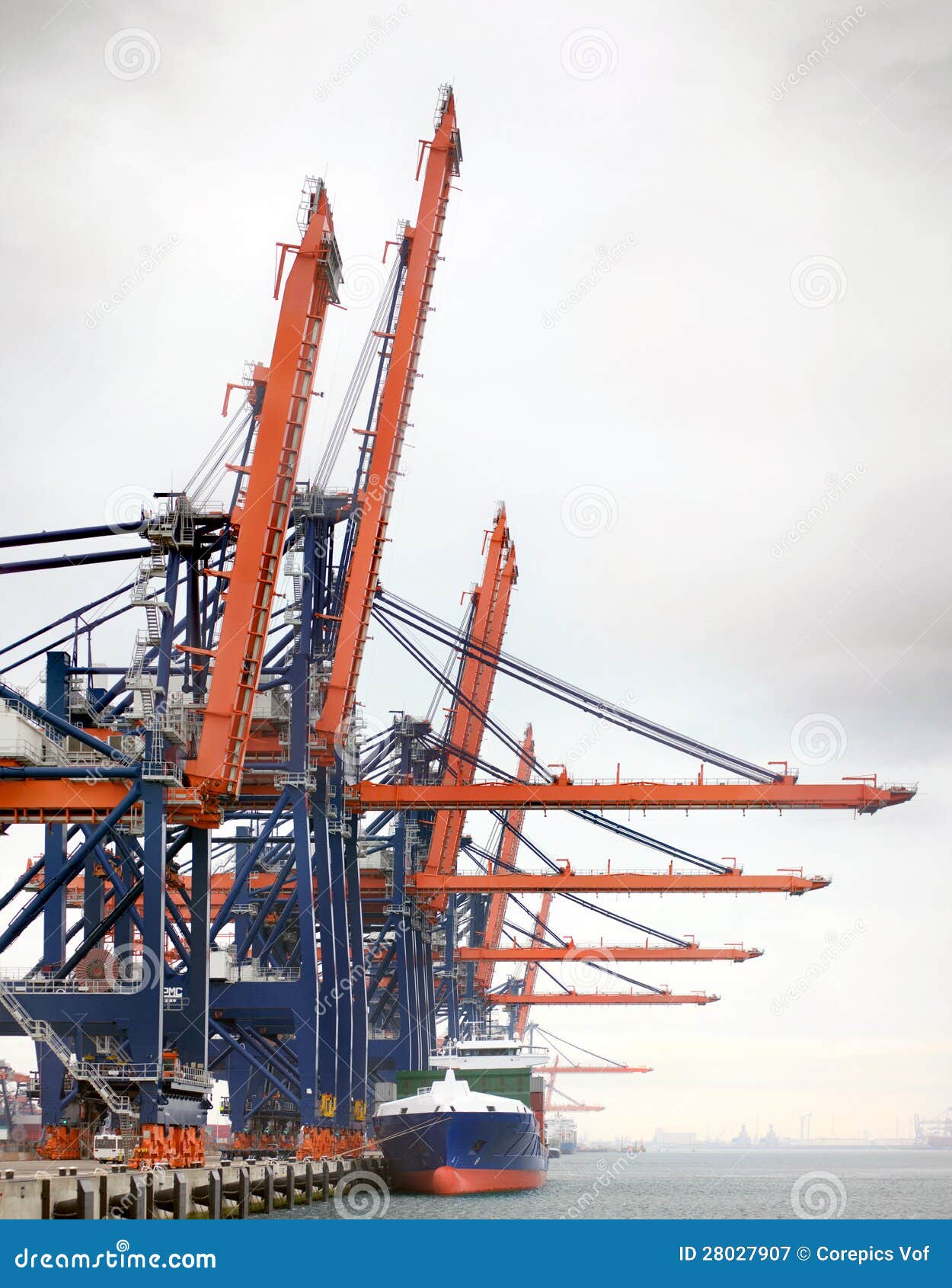 Puerto imagen de archivo. Imagen de muelle, muelles, waterfront - 28027907