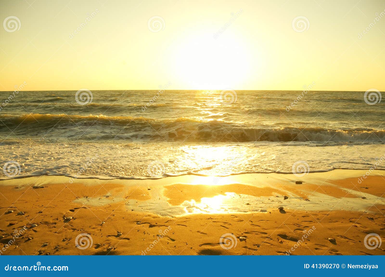 Puesta del sol del mar foto de archivo. Imagen de fondo - 41390270