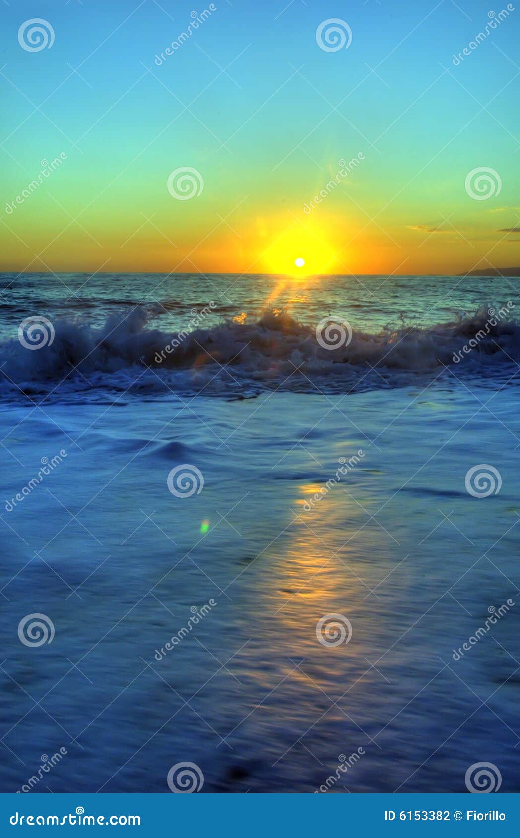 Puesta del sol del mar foto de archivo. Imagen de azul - 6153382