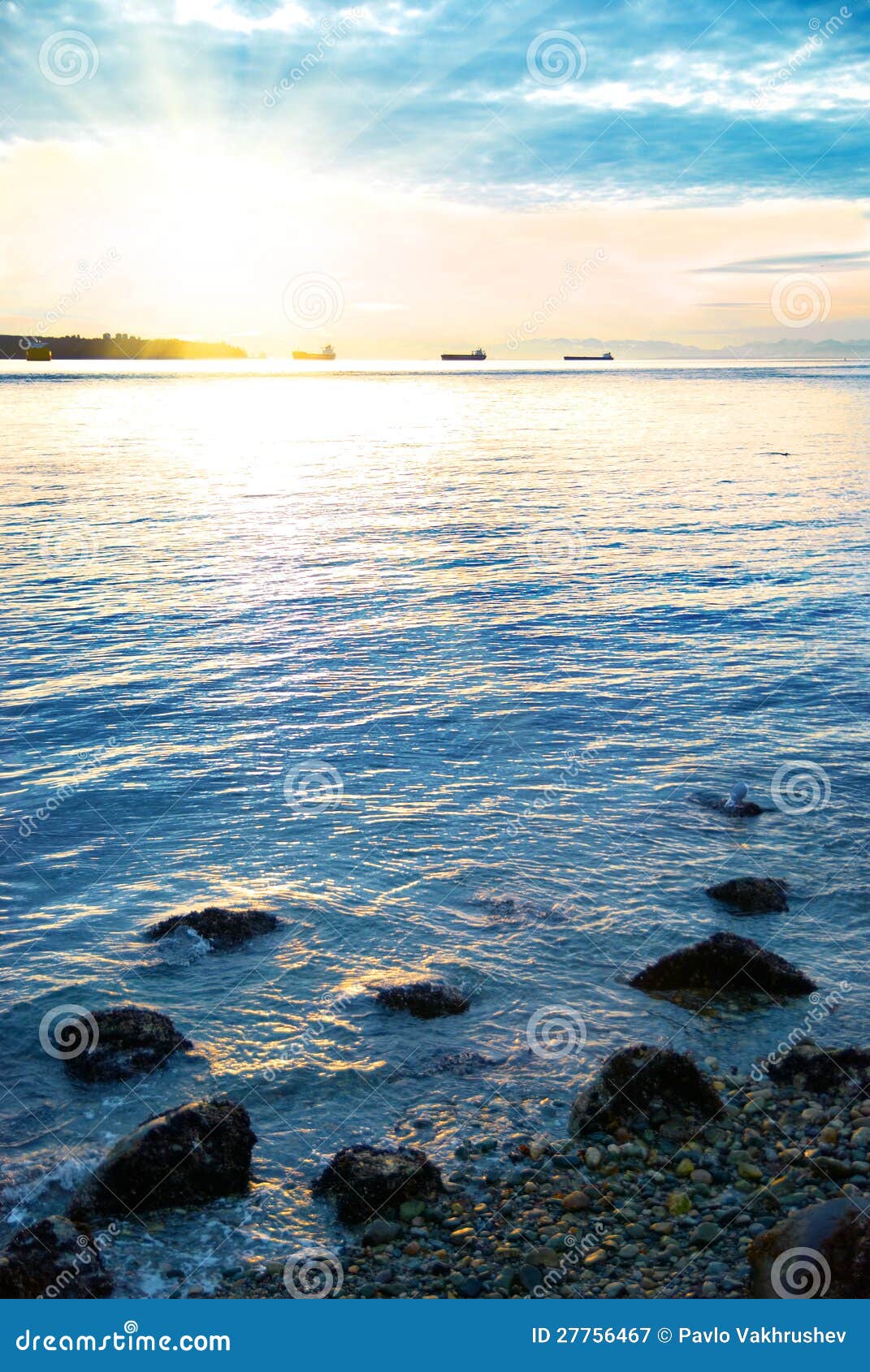 Puesta del sol en el mar imagen de archivo. Imagen de cielo - 27756467