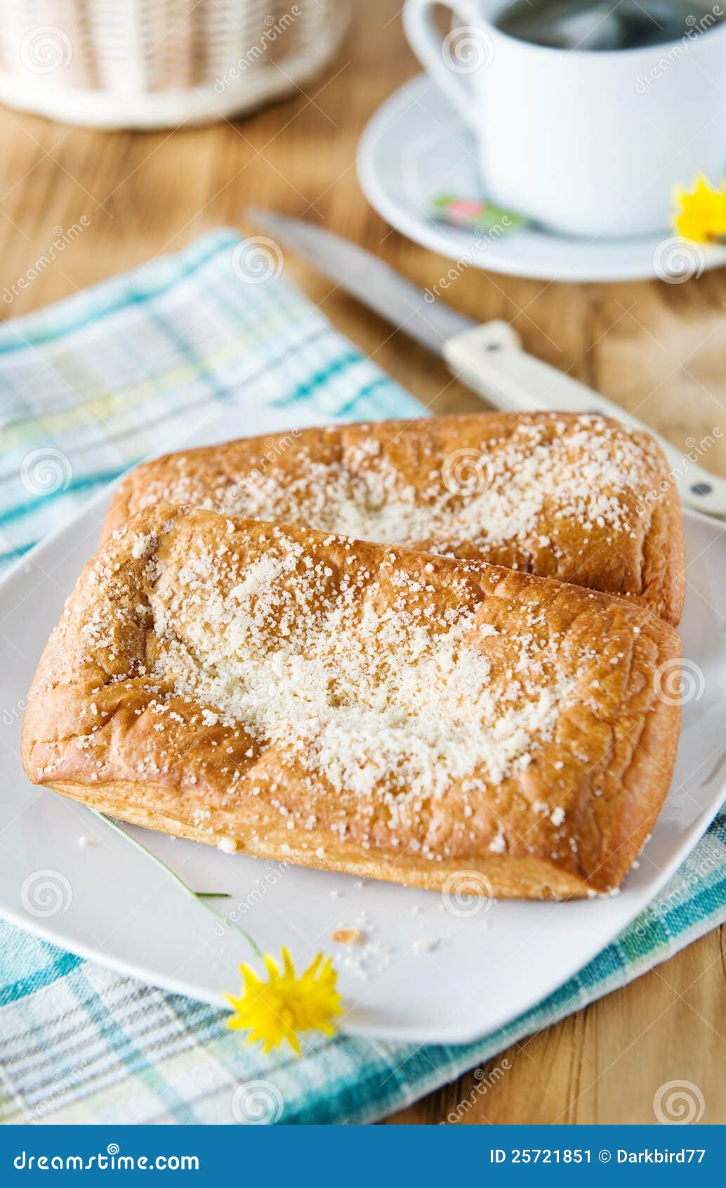 Puff bun and cup of tea stock image. Image of meal, drink - 25721851