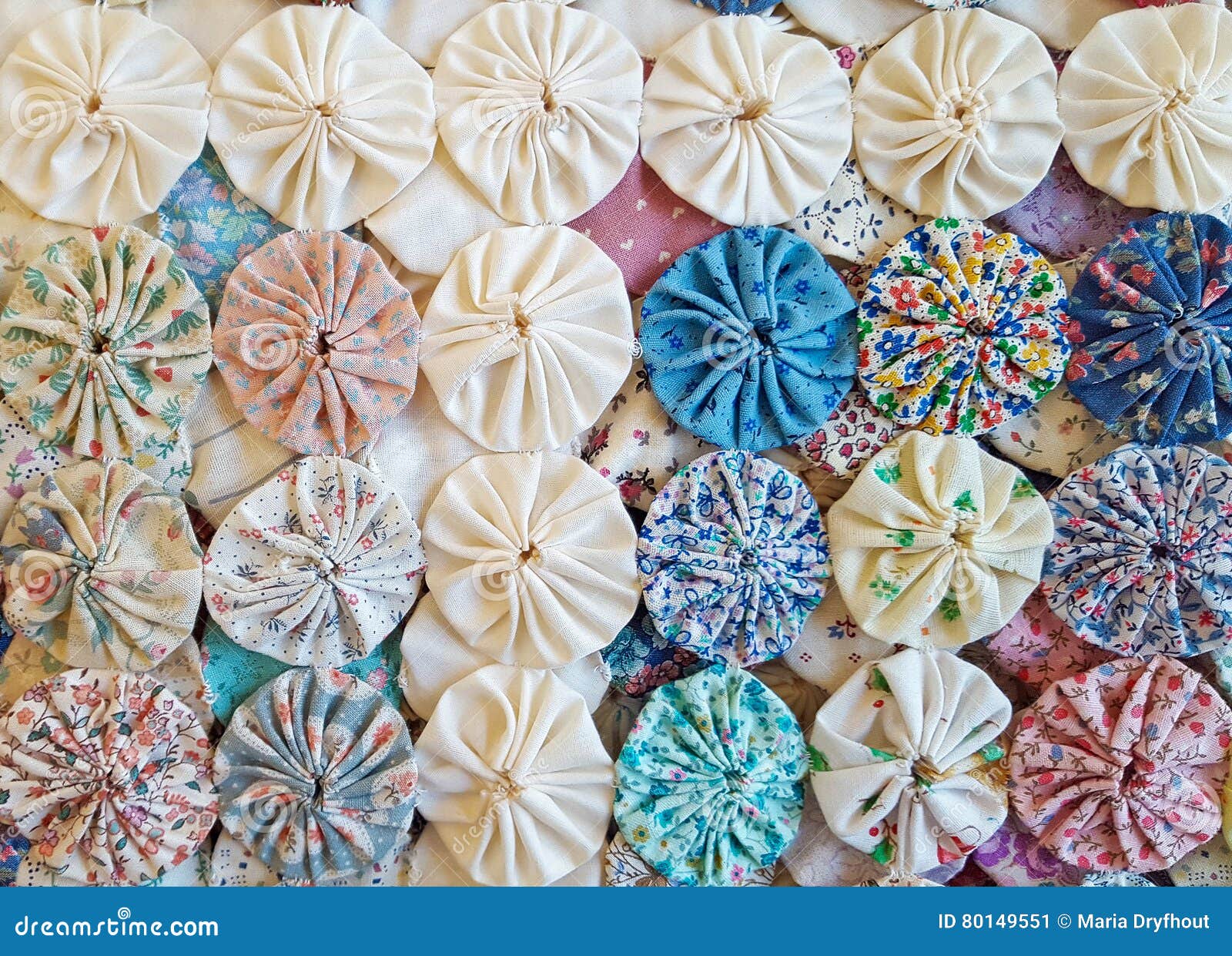 Puff Circle Patchwork Quilt Design Stock Image - Image of circular, design: 80149551