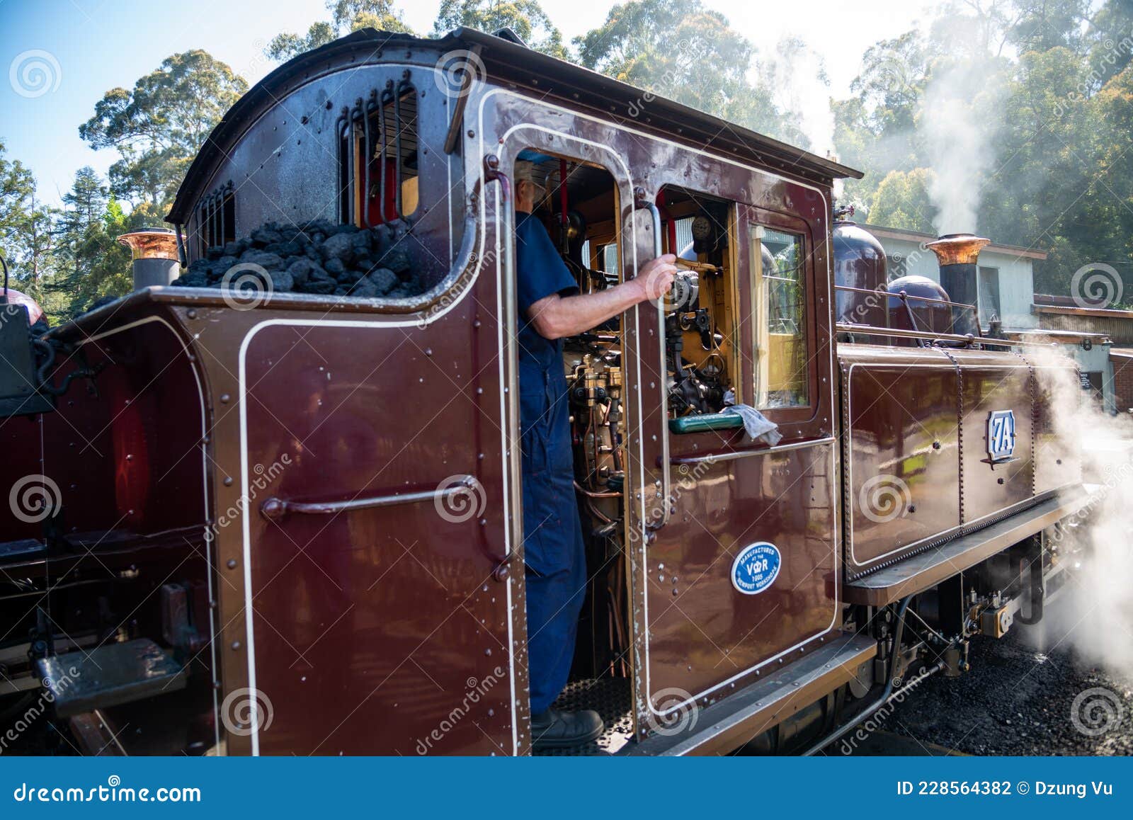 Puffing Billy steam train editorial photography. Image of ...