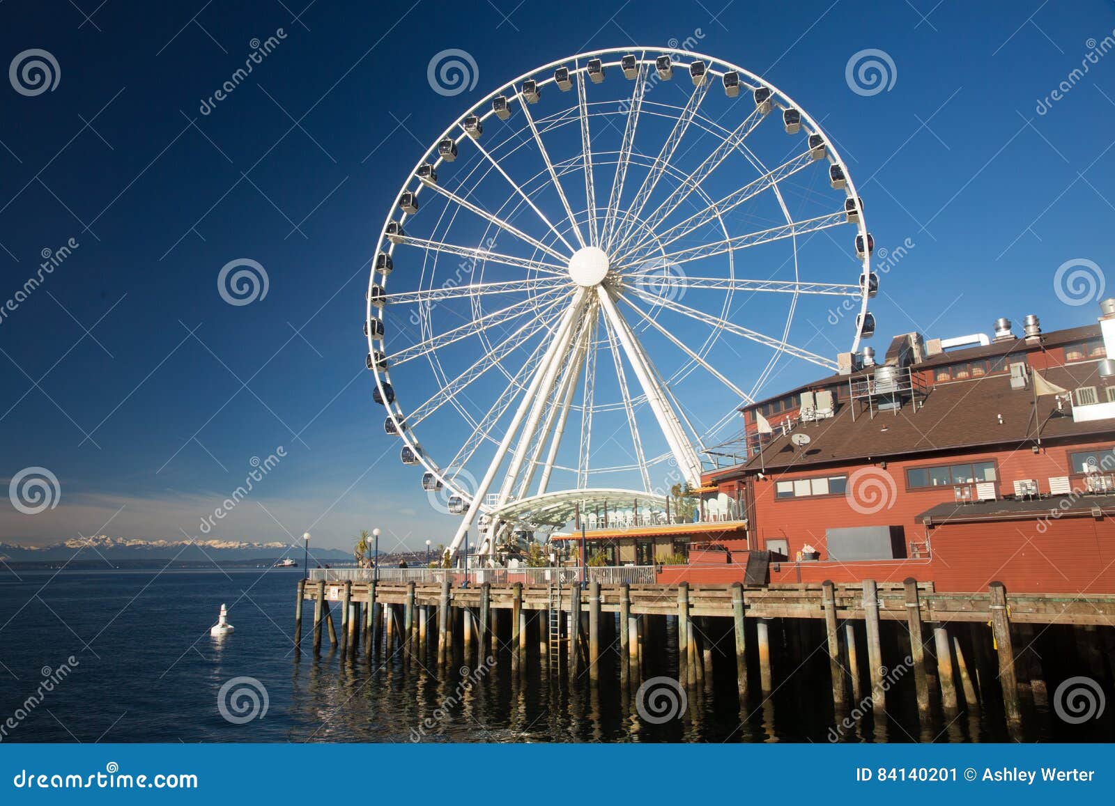 Puget Sound & Ferris Wheel Stock Image - Image of seattle, sunny: 84140201