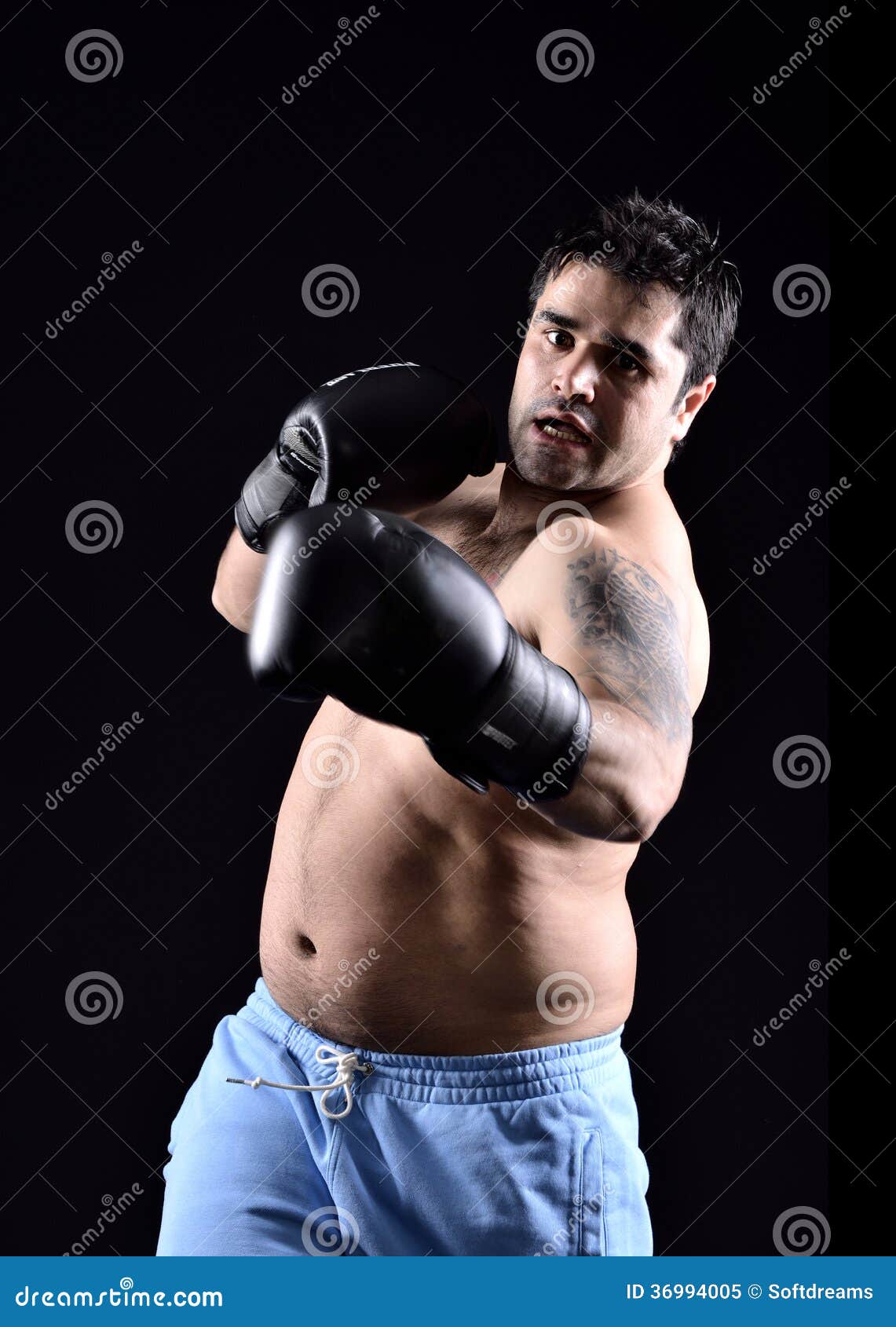 Pugile di pugilato immagine stock. Immagine di uomo, pugilato - 36994005