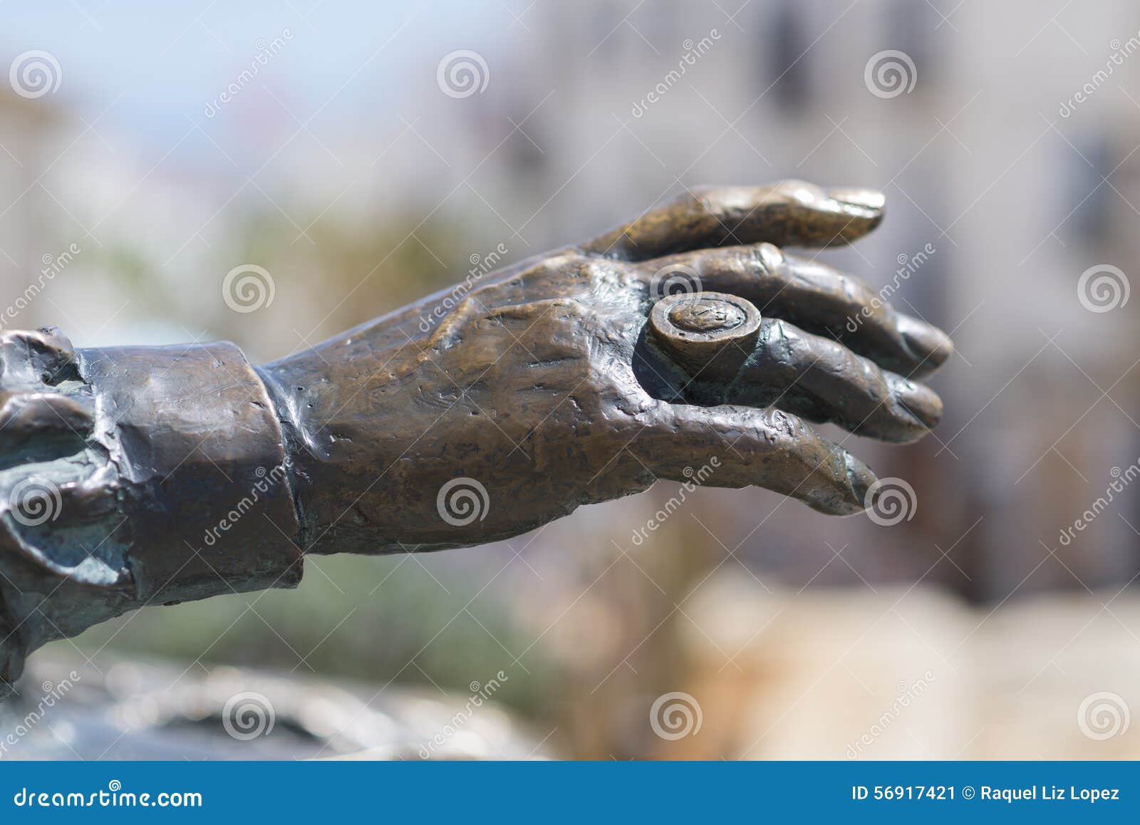 Pugno Di Ferro Foto Stock - Download 466 Royalty Free Photos