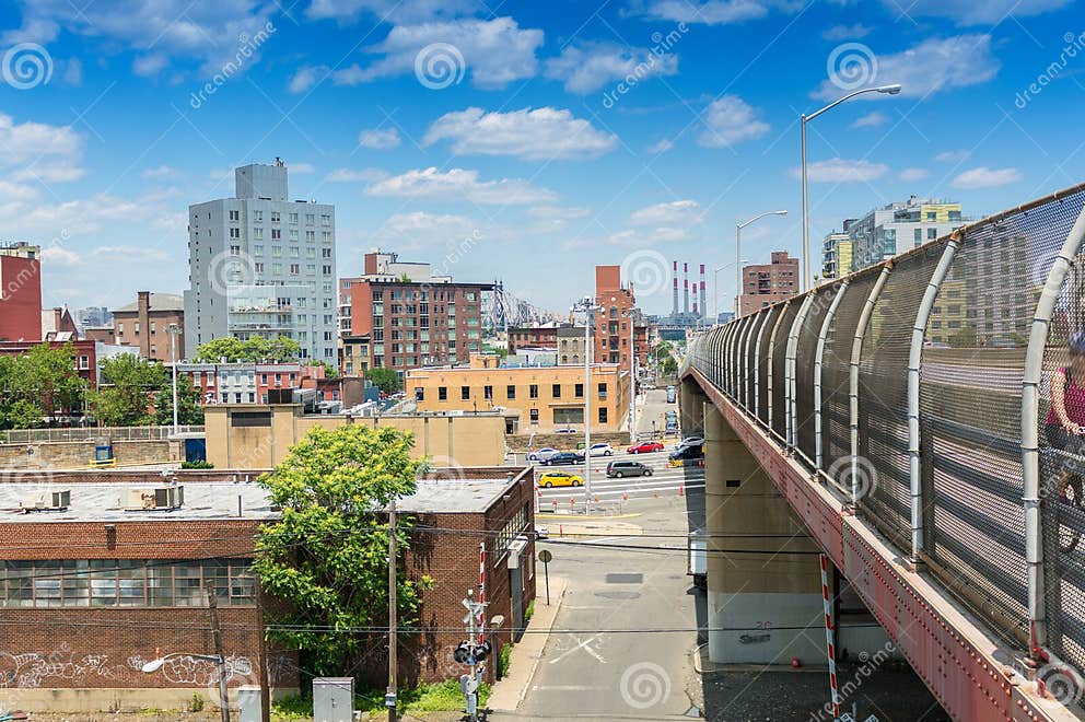 Pulaski Bridge in New York editorial photography. Image of river - 53046047