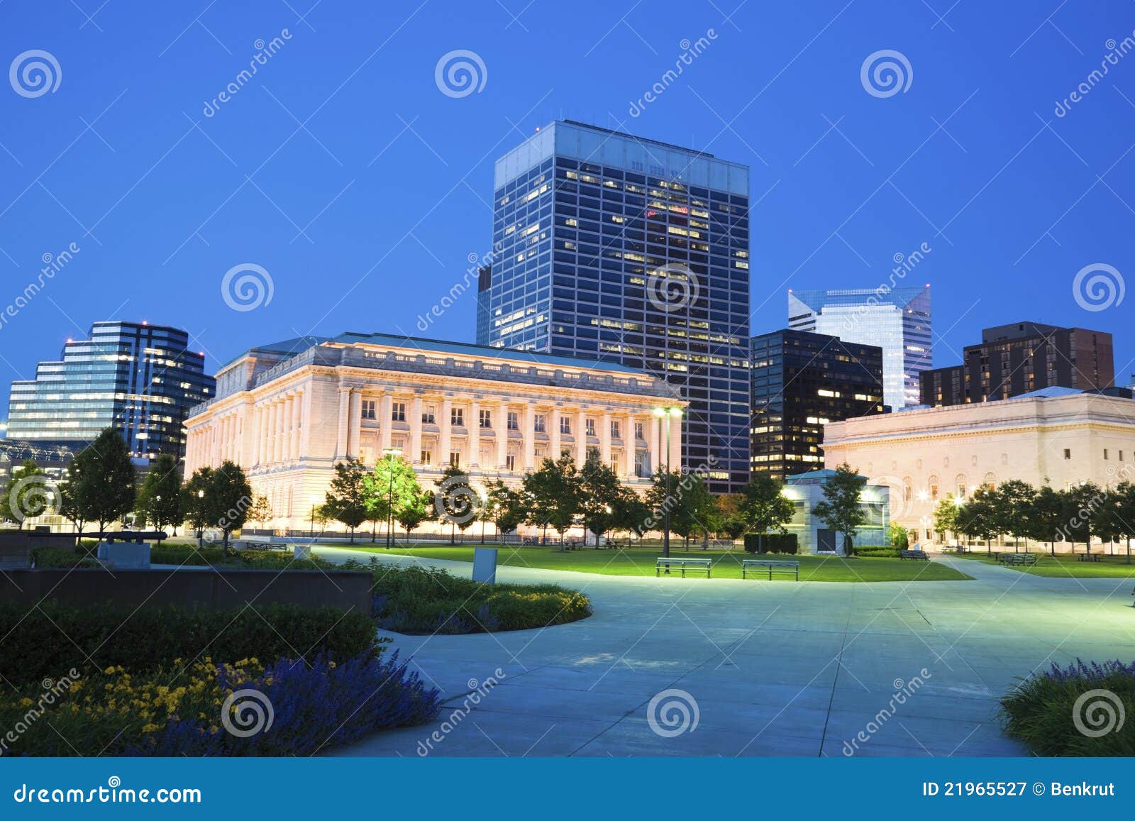 Pulaski Square in Cleveland Stock Image - Image of sunset, building ...