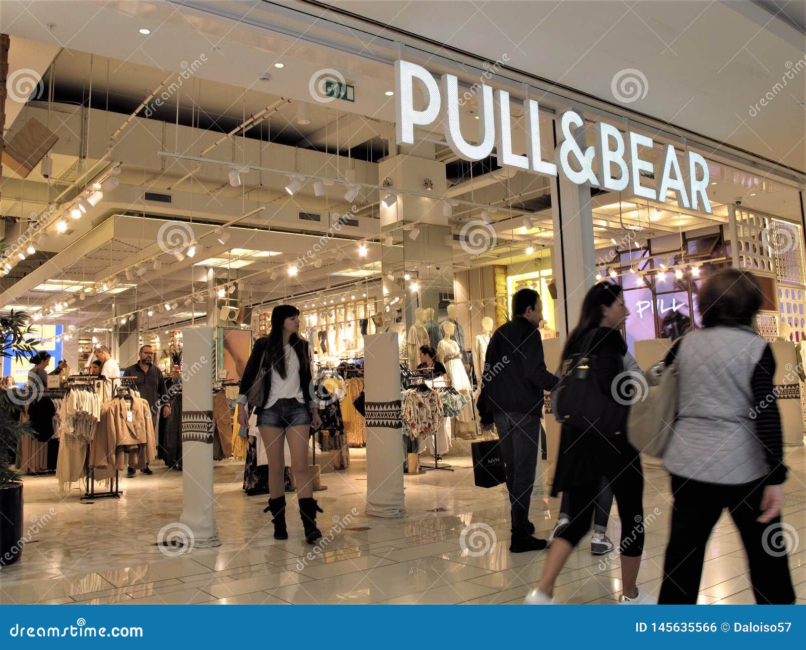 Pull&Bear Fashion Store in Rome Editorial Photo - Image of store, shopping: 145635566