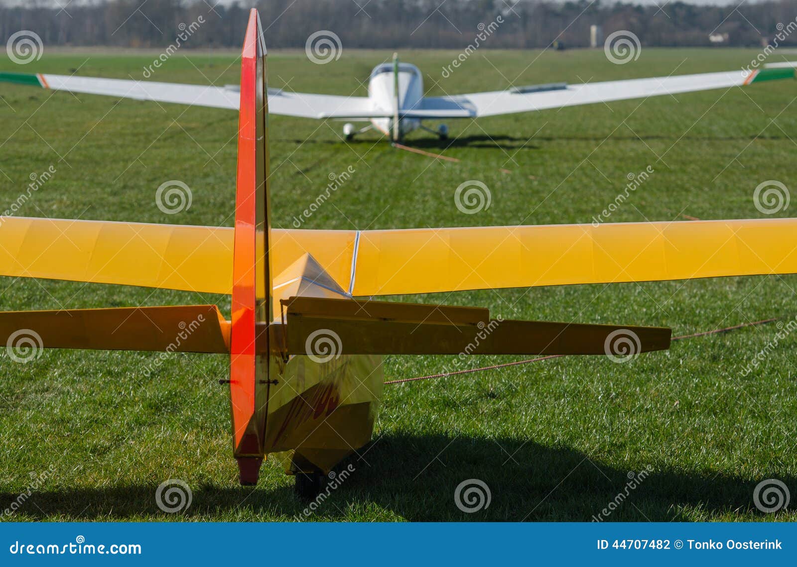 Pull Up a Glider by a Motorized Airplane Stock Photo - Image of boarder ...