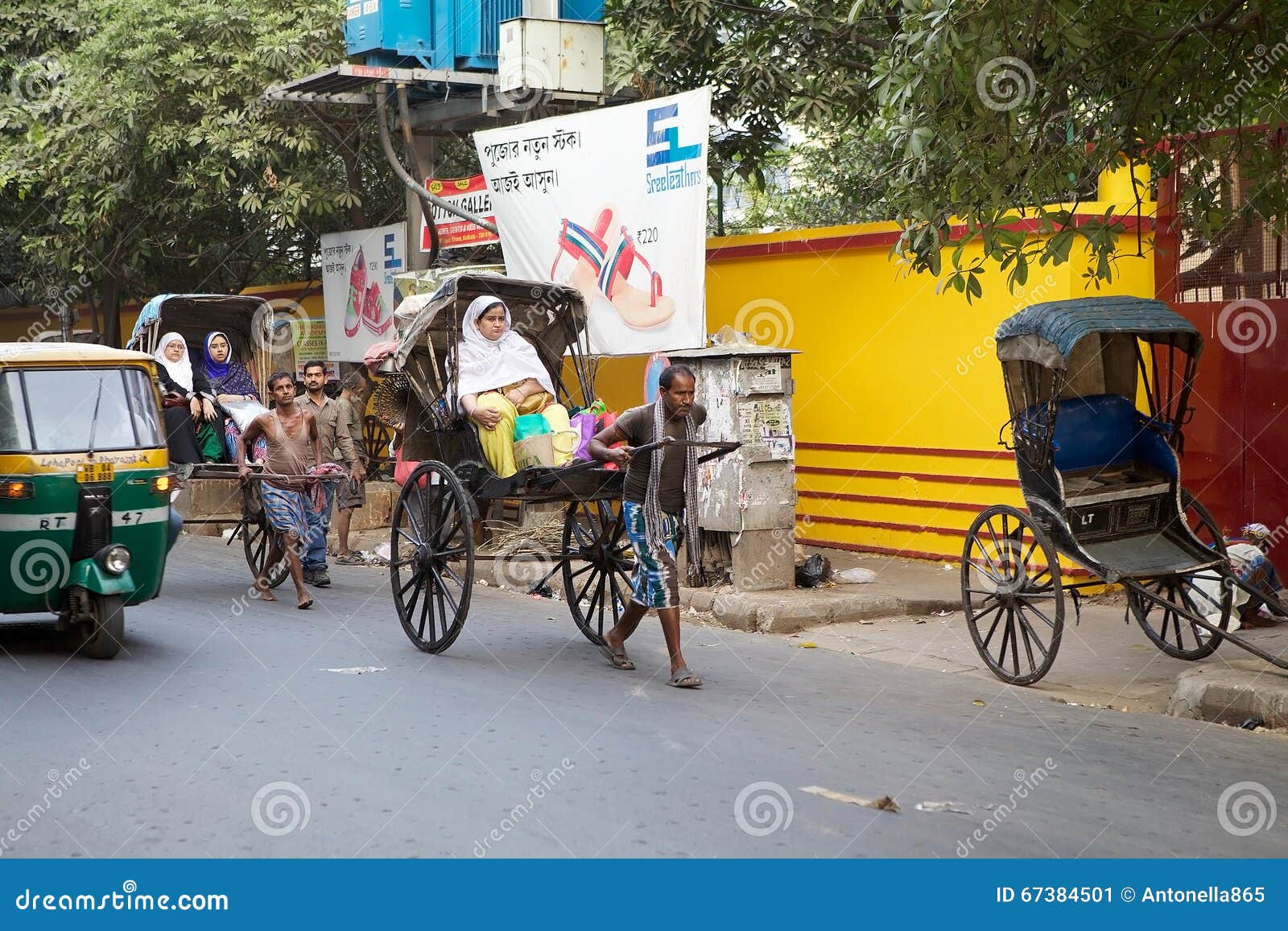 Pulled Rickshaw, Kolkata, India Editorial Photo - Image of outdoor ...