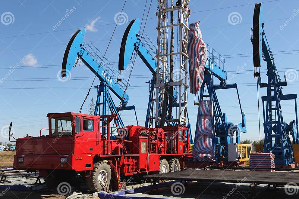 Pulling Unit stock image. Image of pump, petroleum, equipment - 18357187