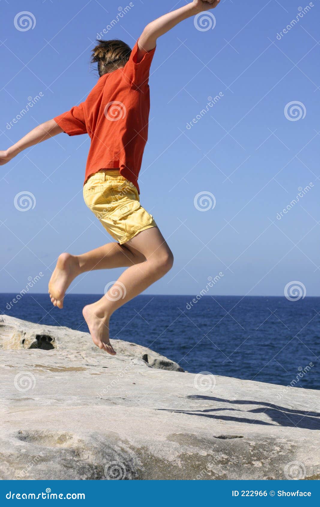 Pulo para a alegria foto de stock. Imagem de pulo, estendido - 222966