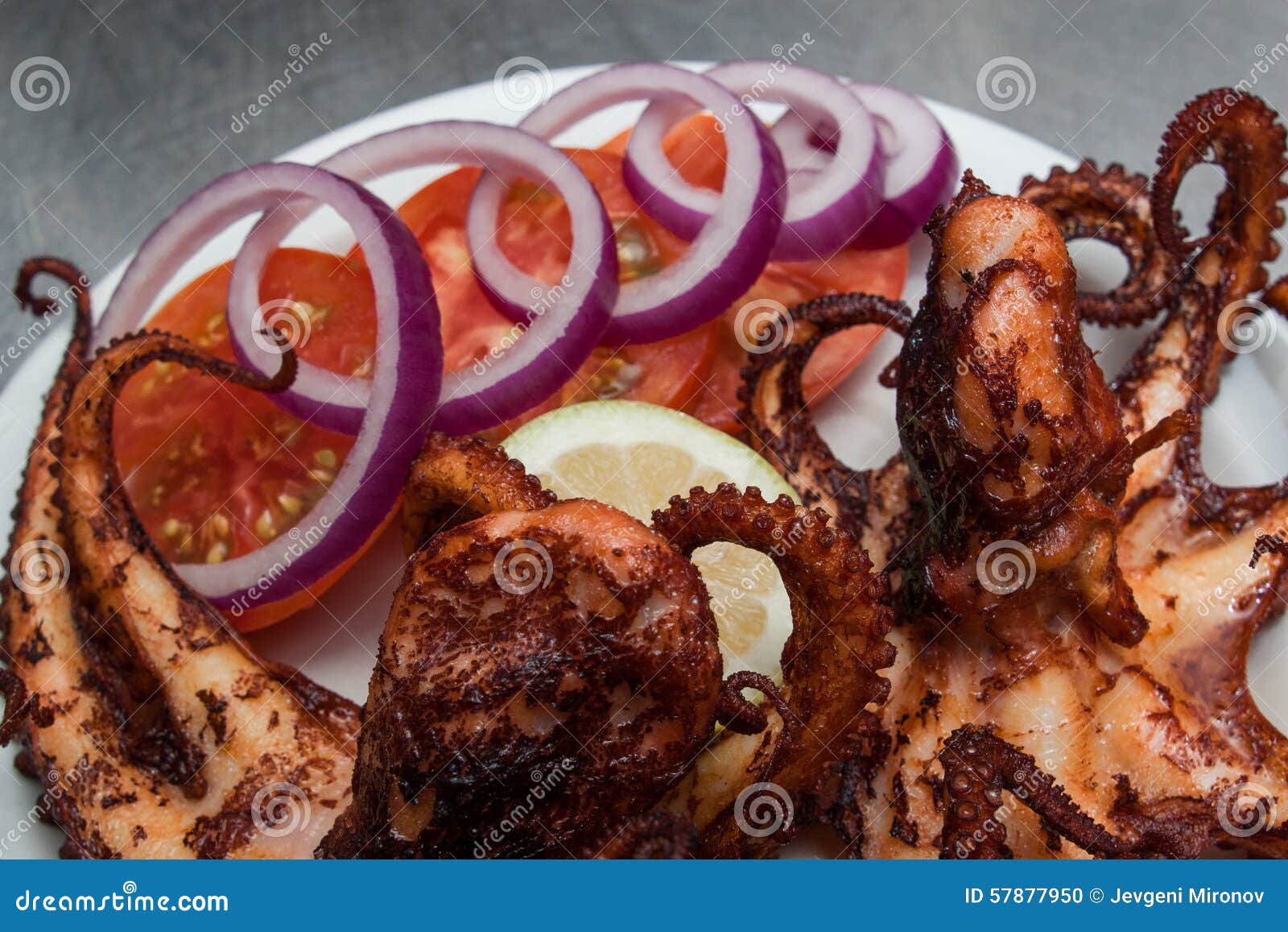 Pulpo frito foto de archivo. Imagen de arrancador, tapas - 57877950