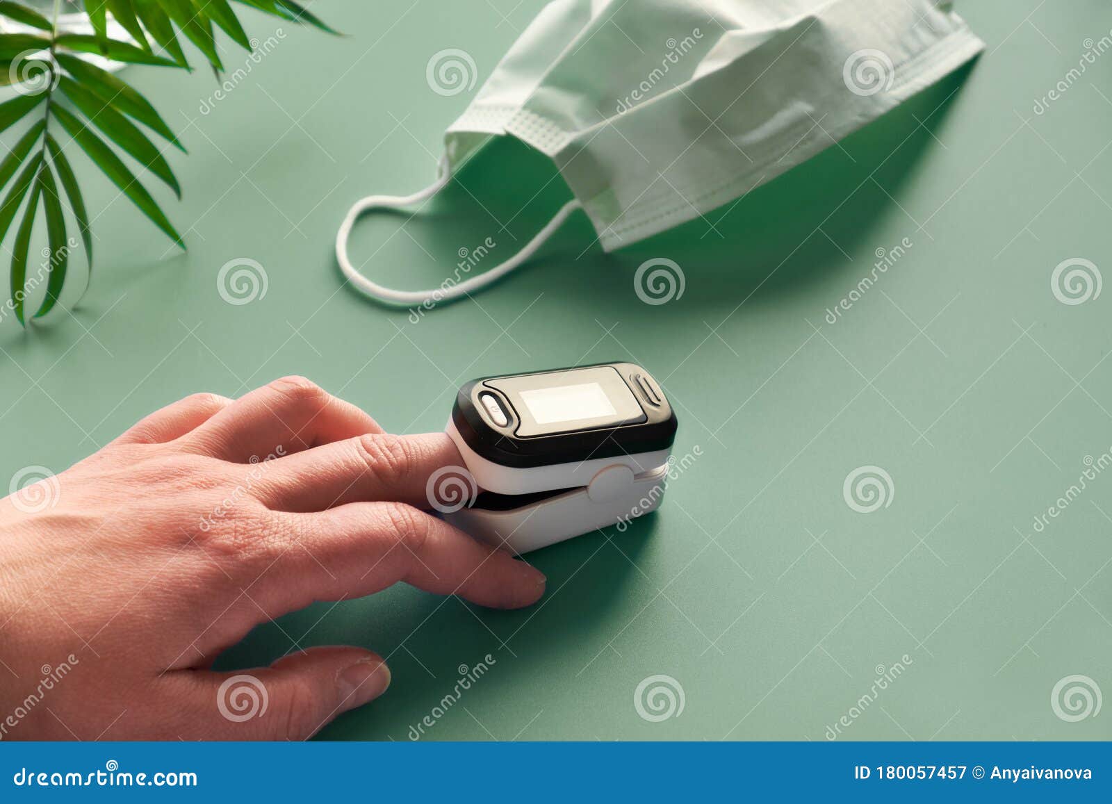 Pulse Oximeter Portable Digital Device To Measure Person`s Oxygen ... Pulse Oximeter Portable Digital Device To Measure Person`s Oxygen ...