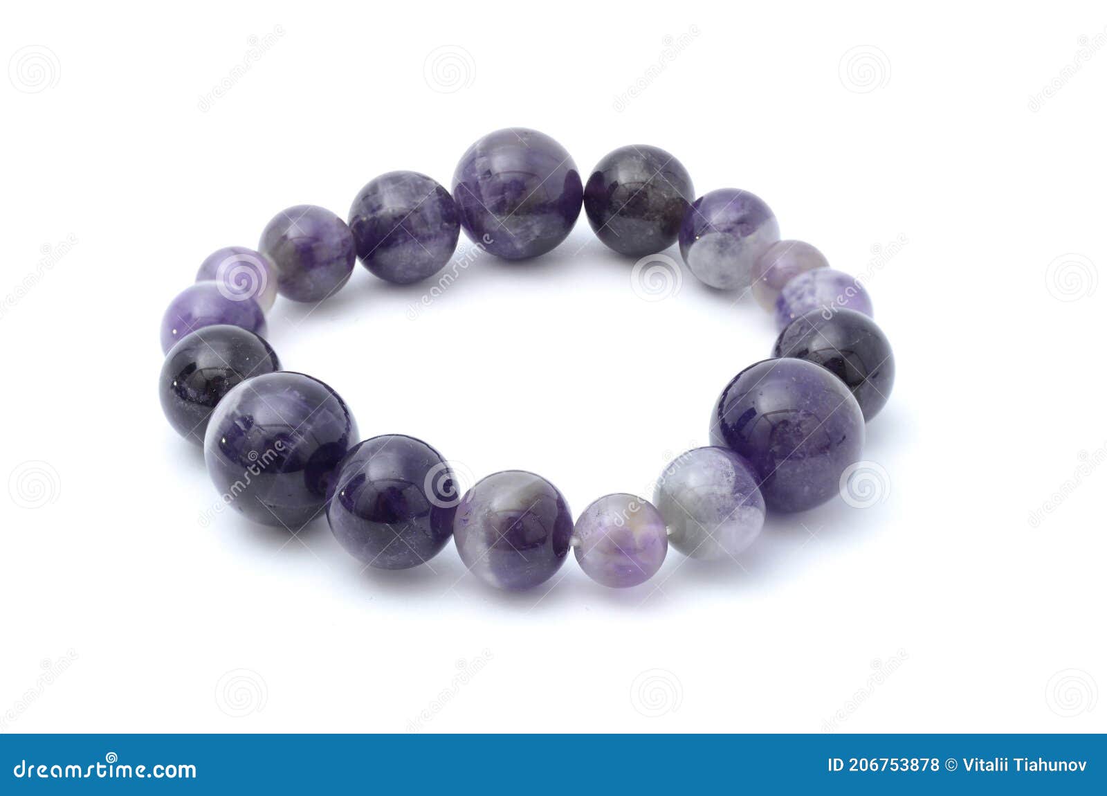 Pulsera morada aislada foto de archivo. Imagen de diamantes - 206753878