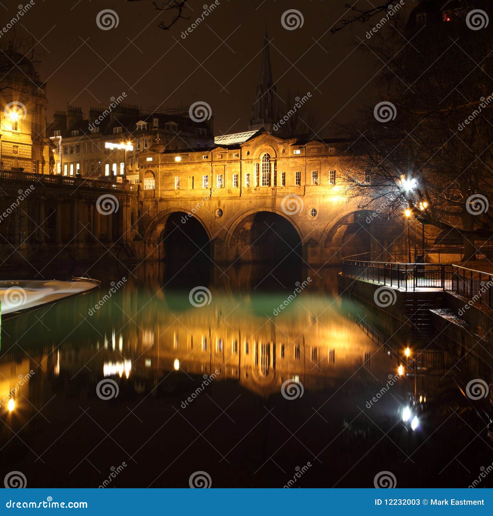 Pulteney Bridge in Bath stock image. Image of tourist - 12232003