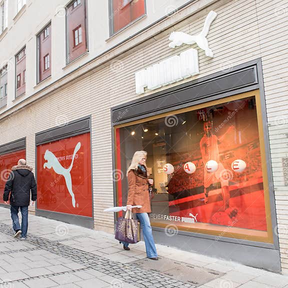 Puma editorial photography. Image of copy, copyspace - 48044617