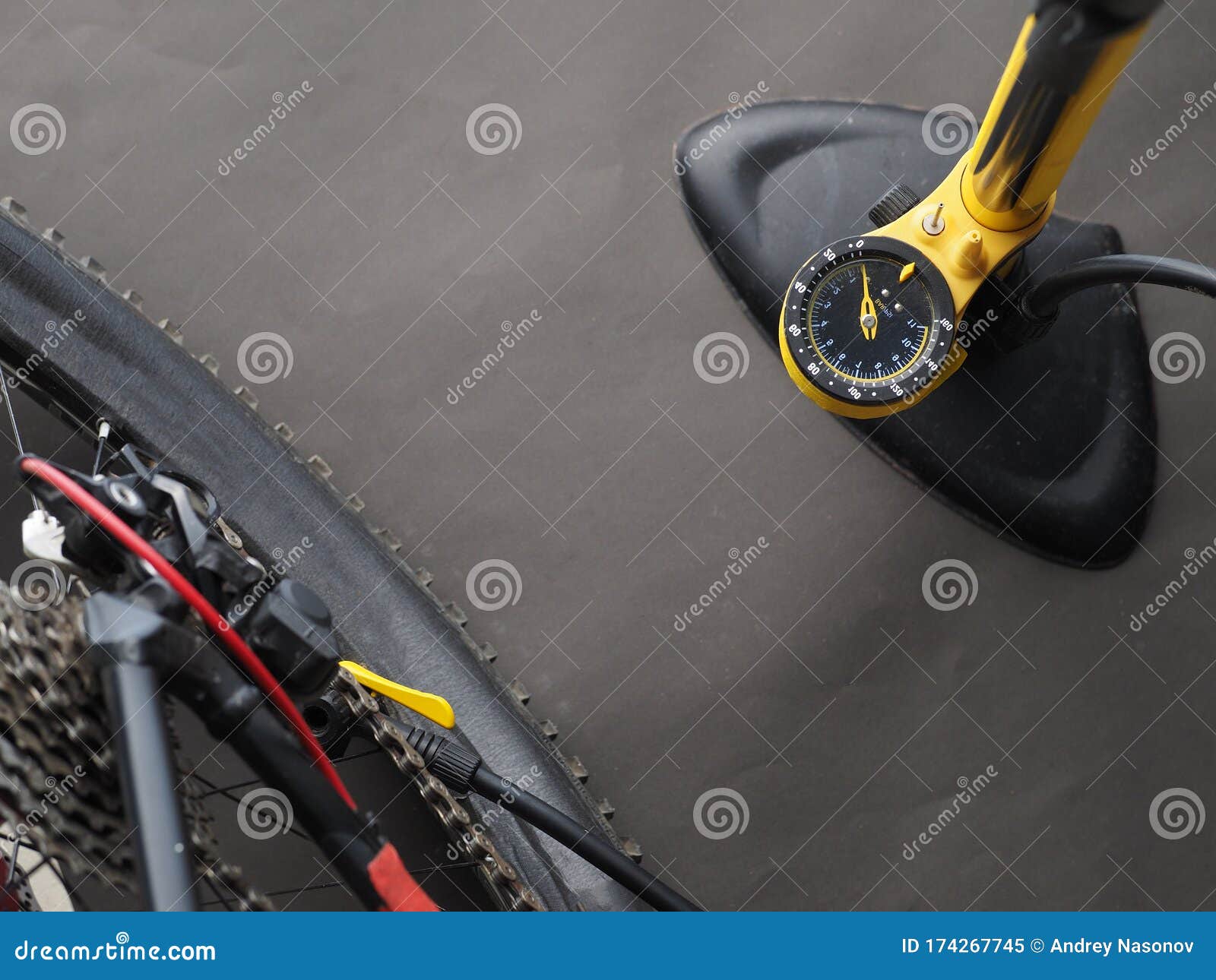 Pumping bicycle wheel stock image. Image of instrument - 174267745