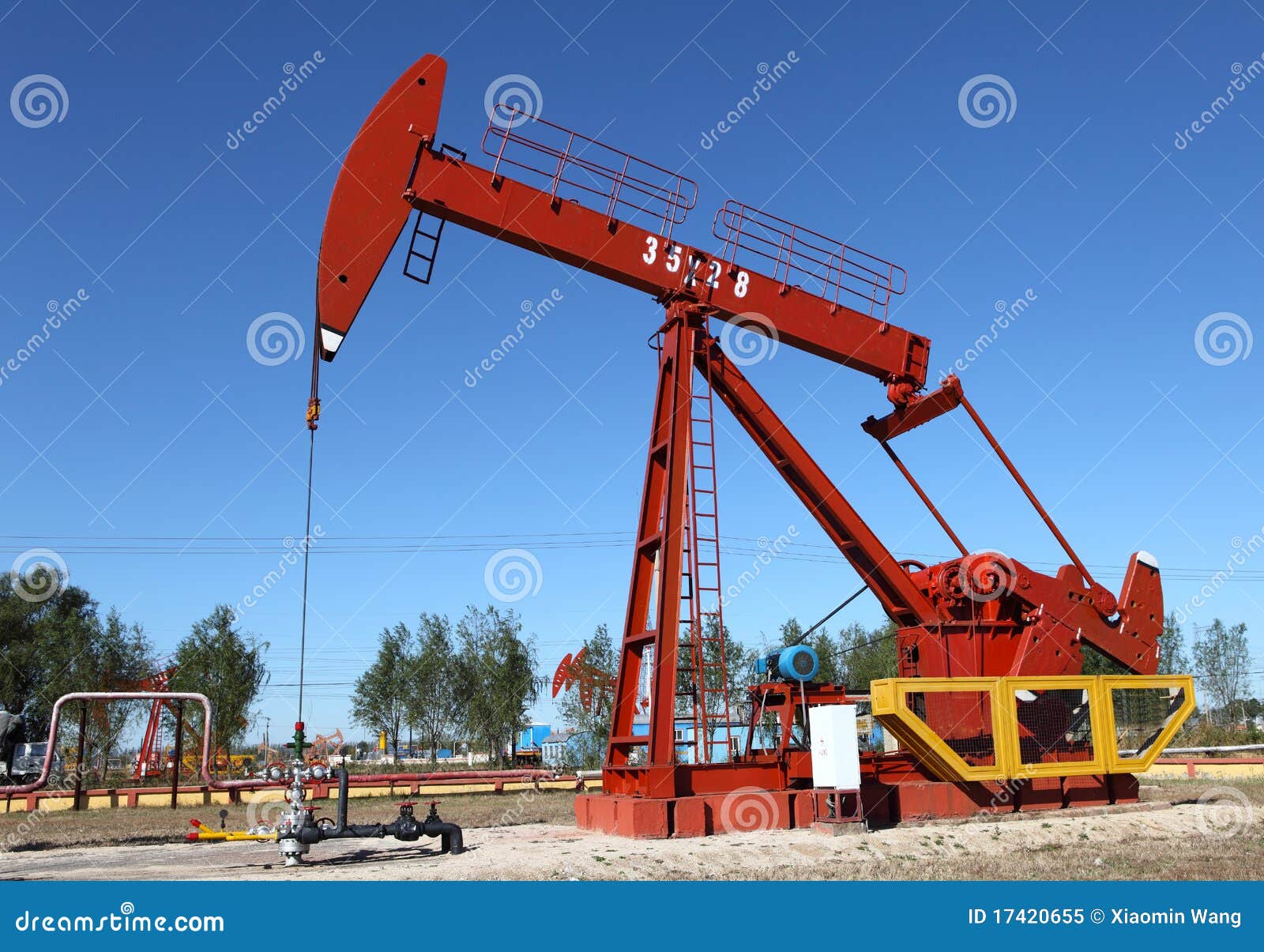 PUMPING OIL stock image. Image of power, oilfield, pumps - 17420655