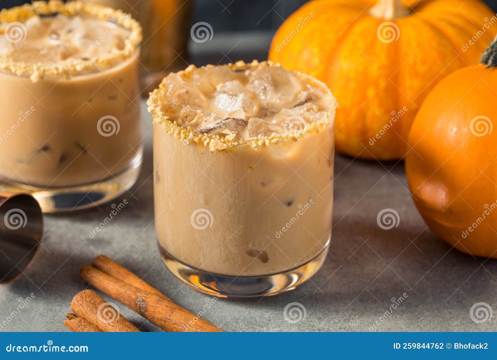 Pumpkin Spice White Russian Cocktail Stock Photo - Image of alcoholic ...
