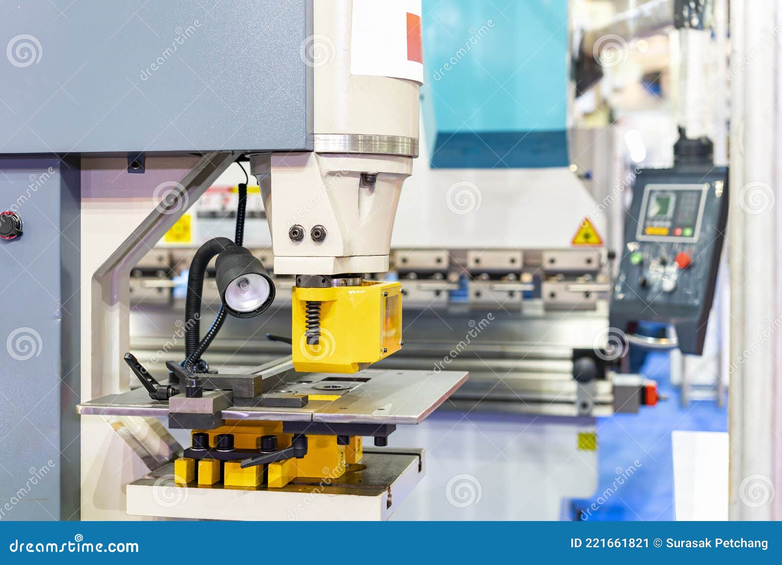 Automatic Hydraulic Press Stamping Machine With Press Mold Or Die ...