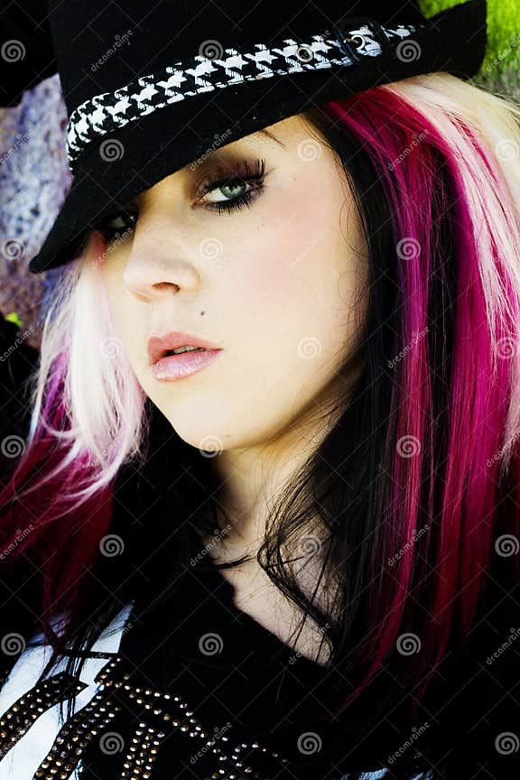 Punk gotische mannequin stock foto. Image of uitdrukking - 1746988