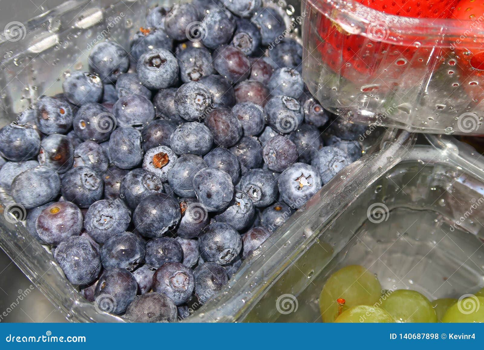 A Punnet of Fresh Blueberries Stock Photo - Image of fresh, blueberry ...