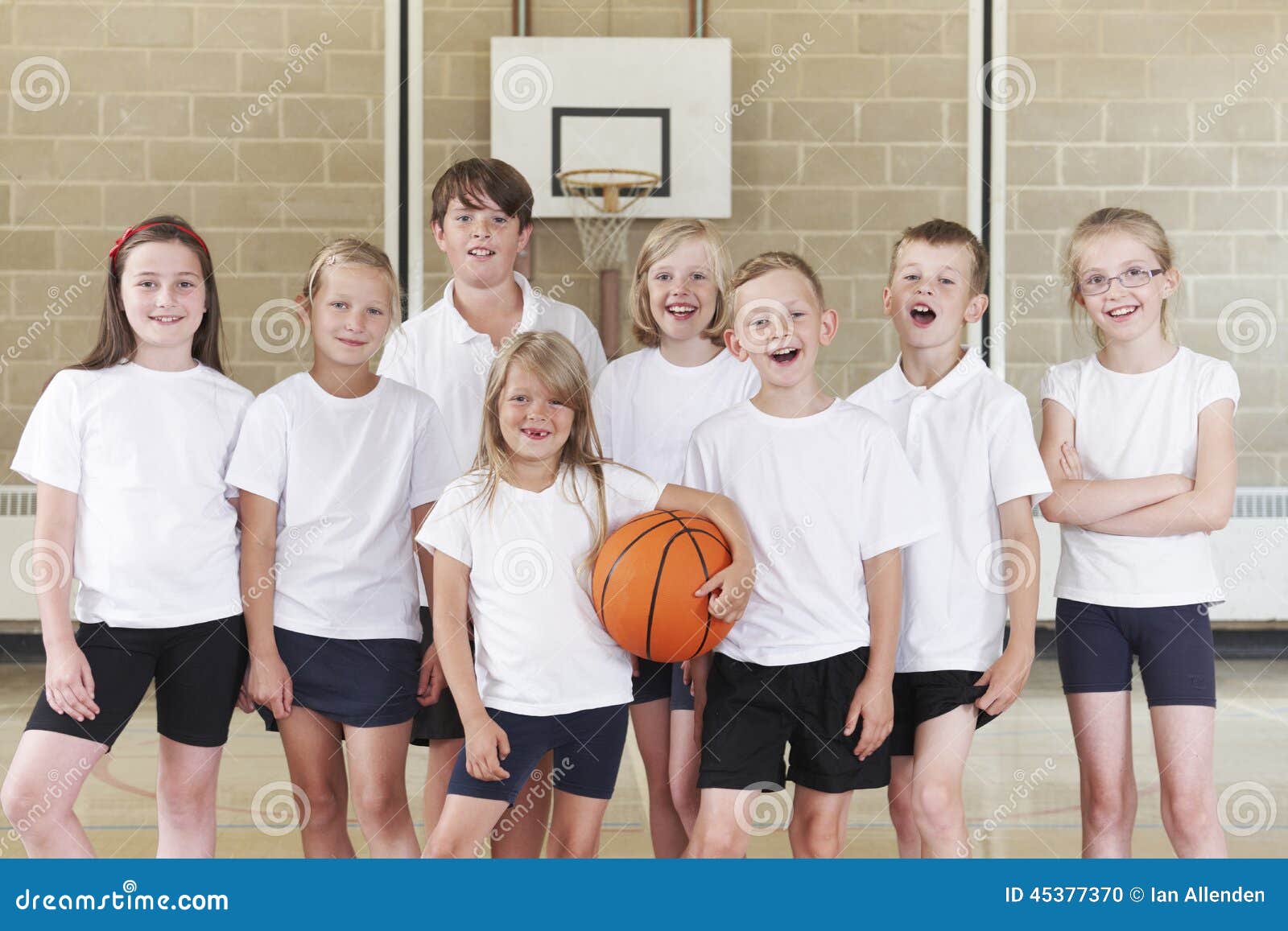 Pupils in Elementary School Basketball Team Stock Photo - Image of ...