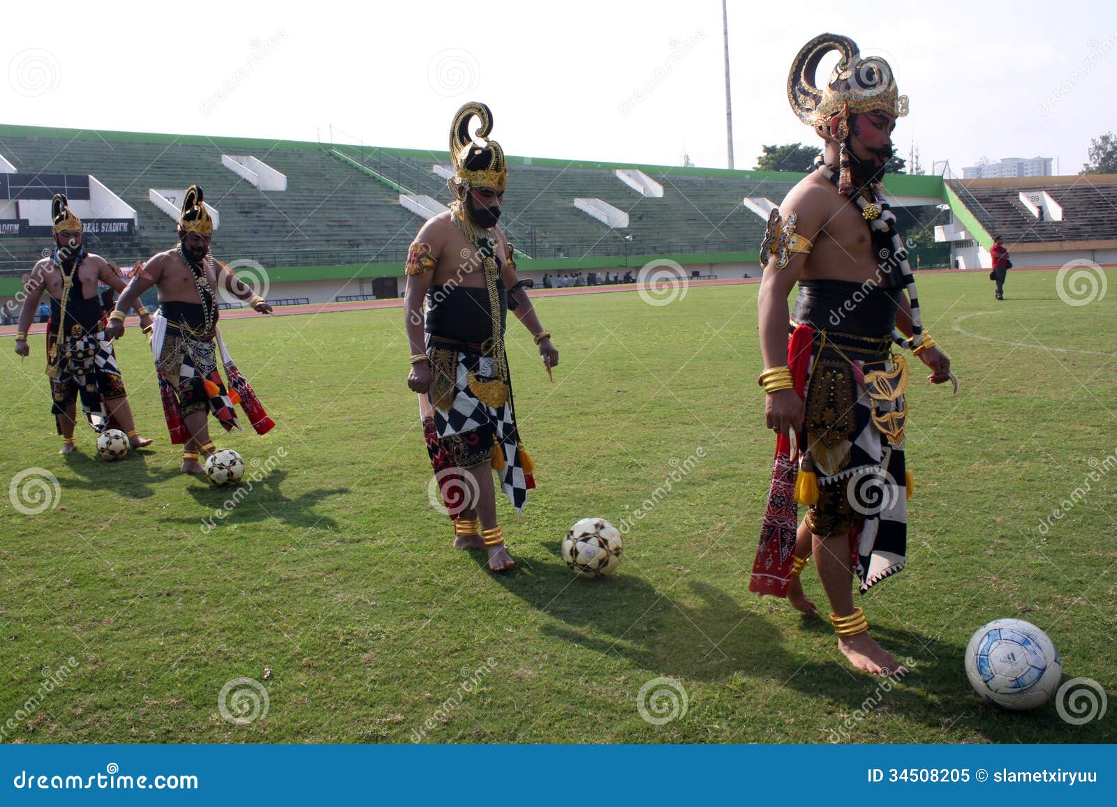 Puppet playing ball editorial image. Image of puppets - 34508205