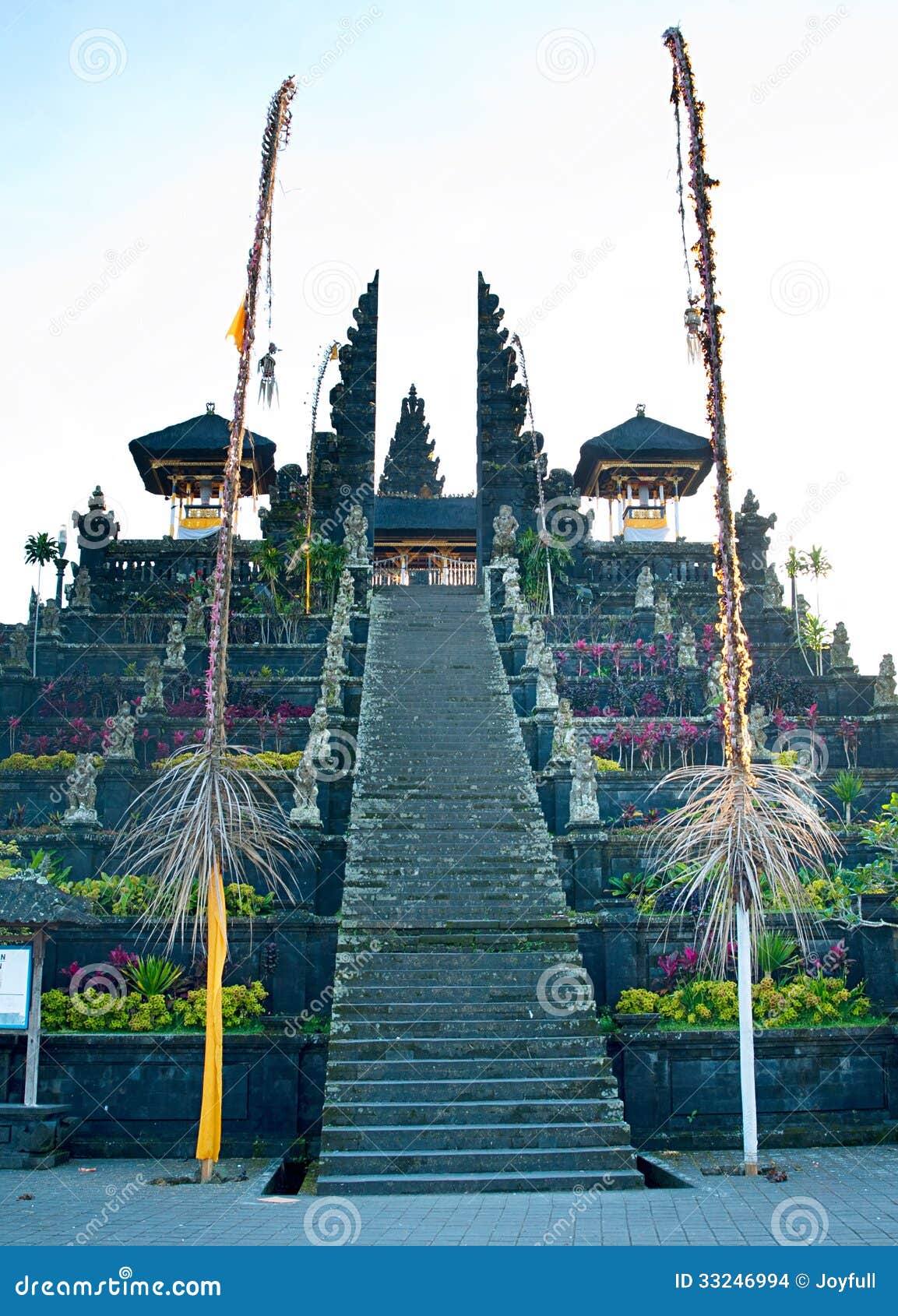 Pura Besakih photo stock. Image du culture, aube, extérieur - 33246994