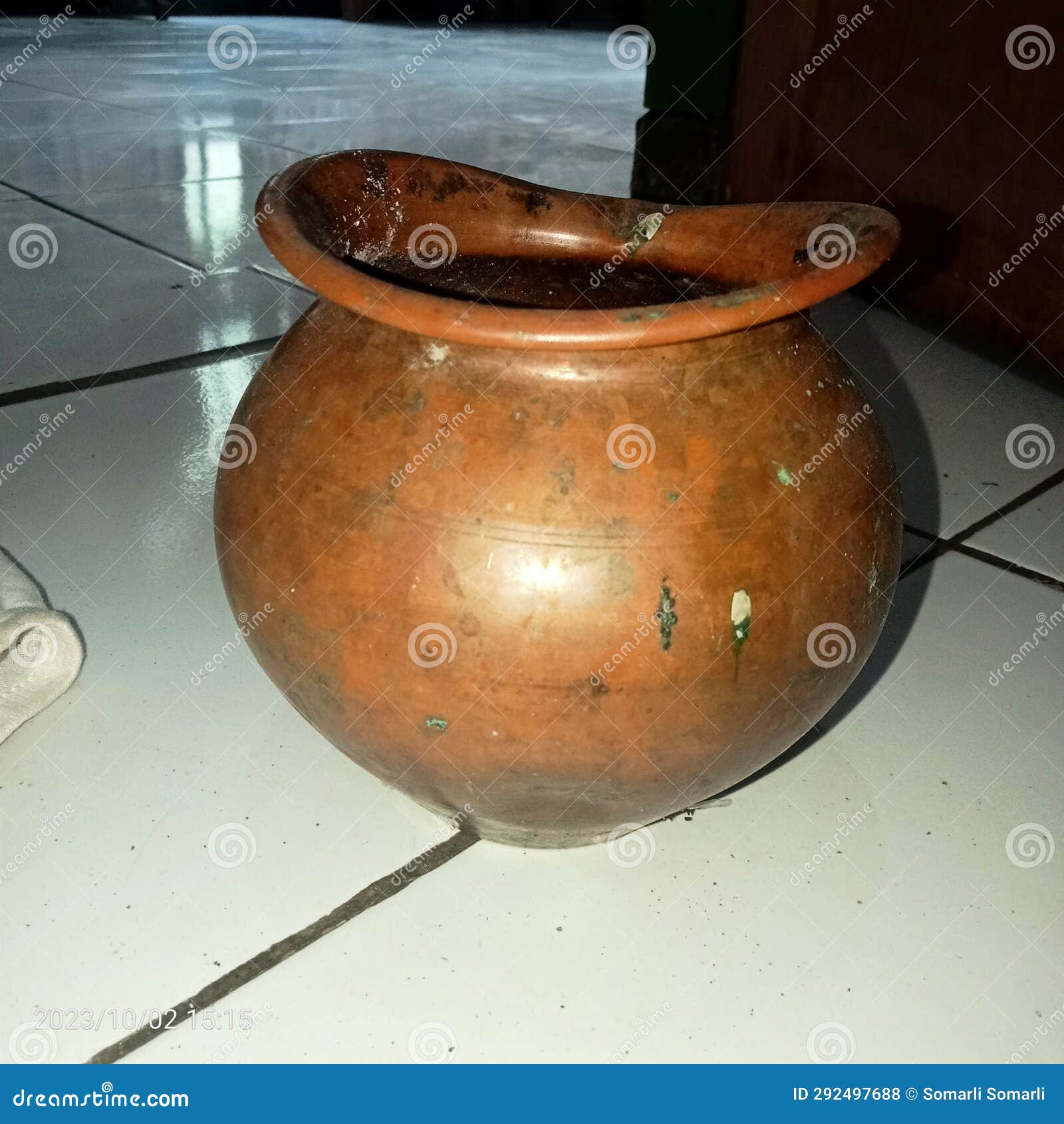Pure Copper Jar, Made from Copper Raw Materials. Stock Photo - Image of ...
