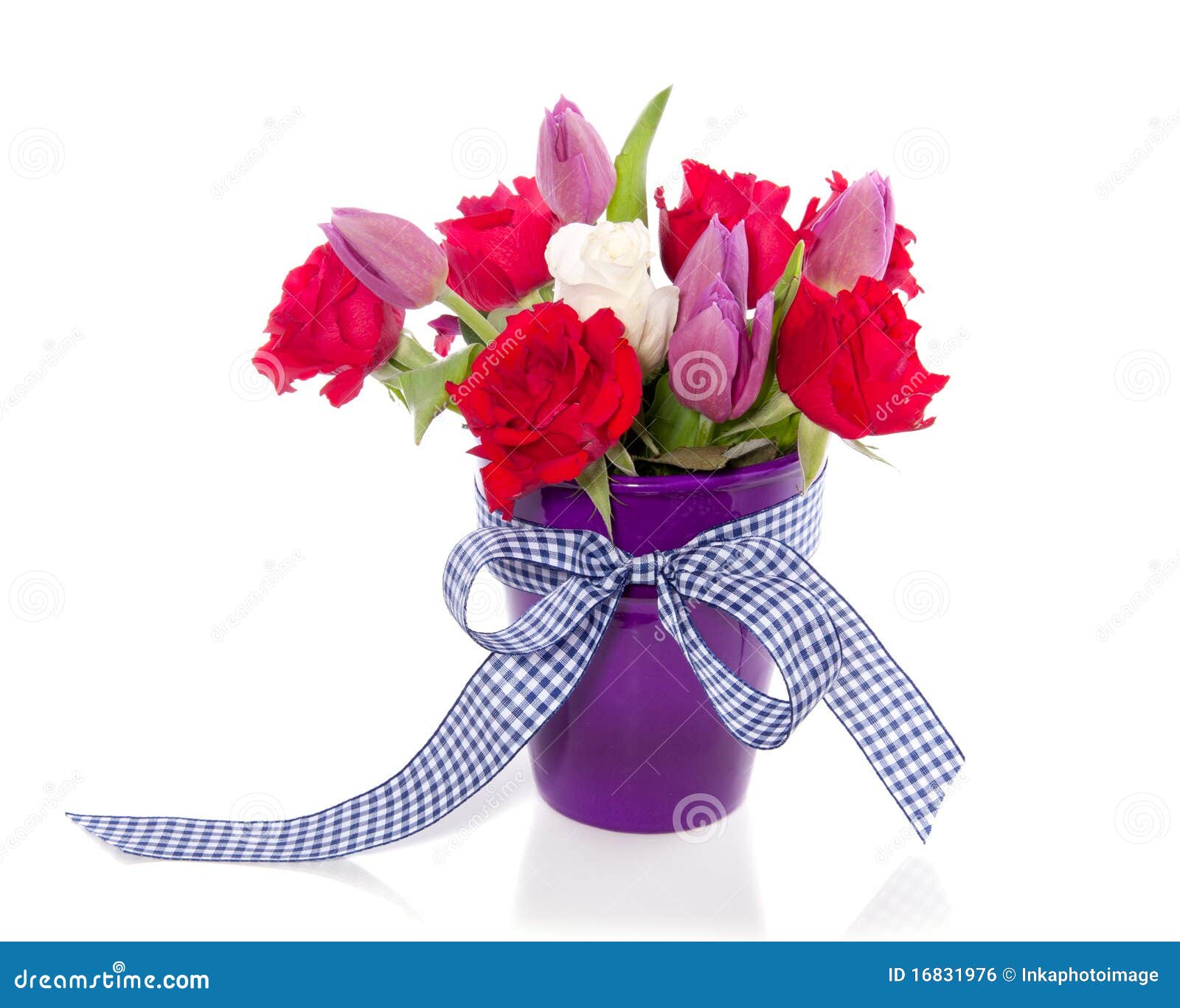 Purper Rood Boeket Met Tulpen Stock Foto - Image of liefde, blad: 16831976