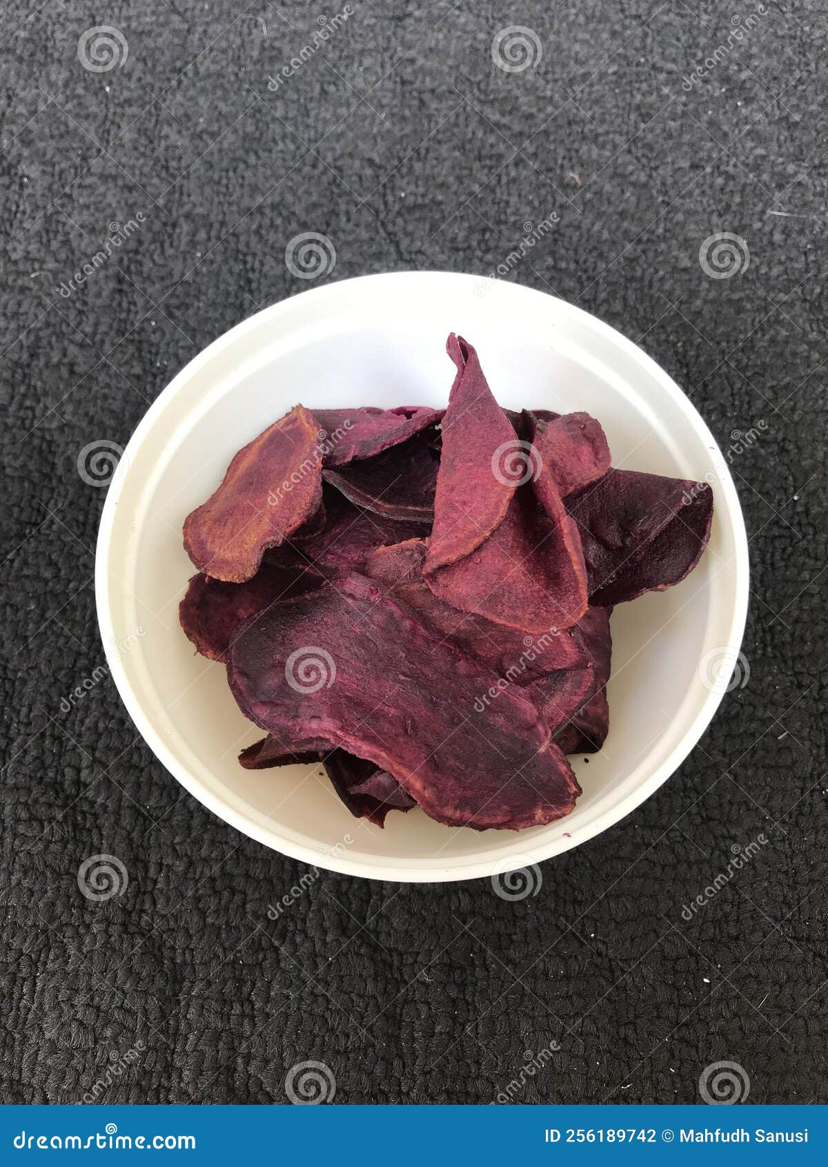 Purple cassava chips stock photo. Image of meat, organ - 256189742