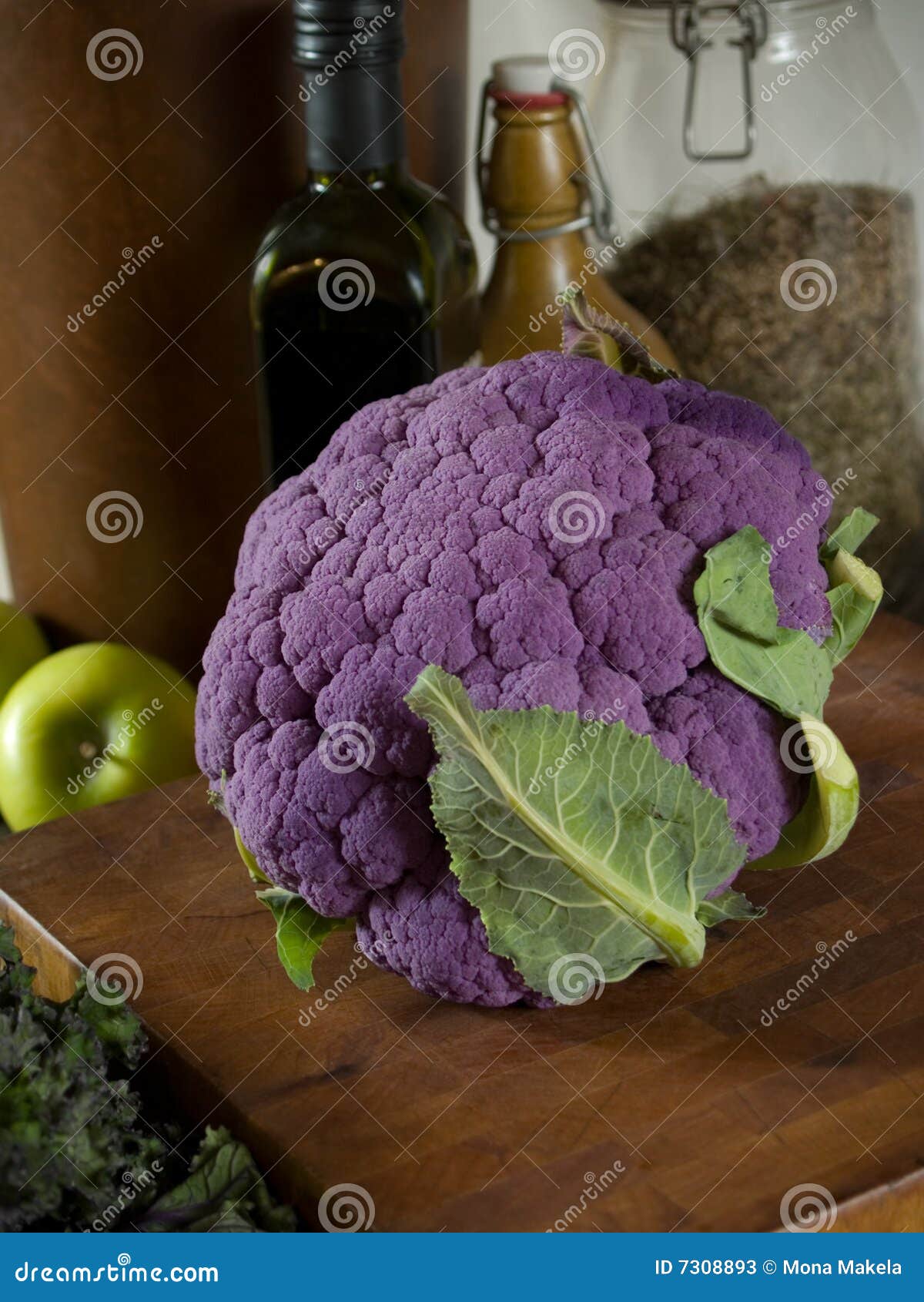 Purple cauliflower stock image. Image of cutting, food - 7308893