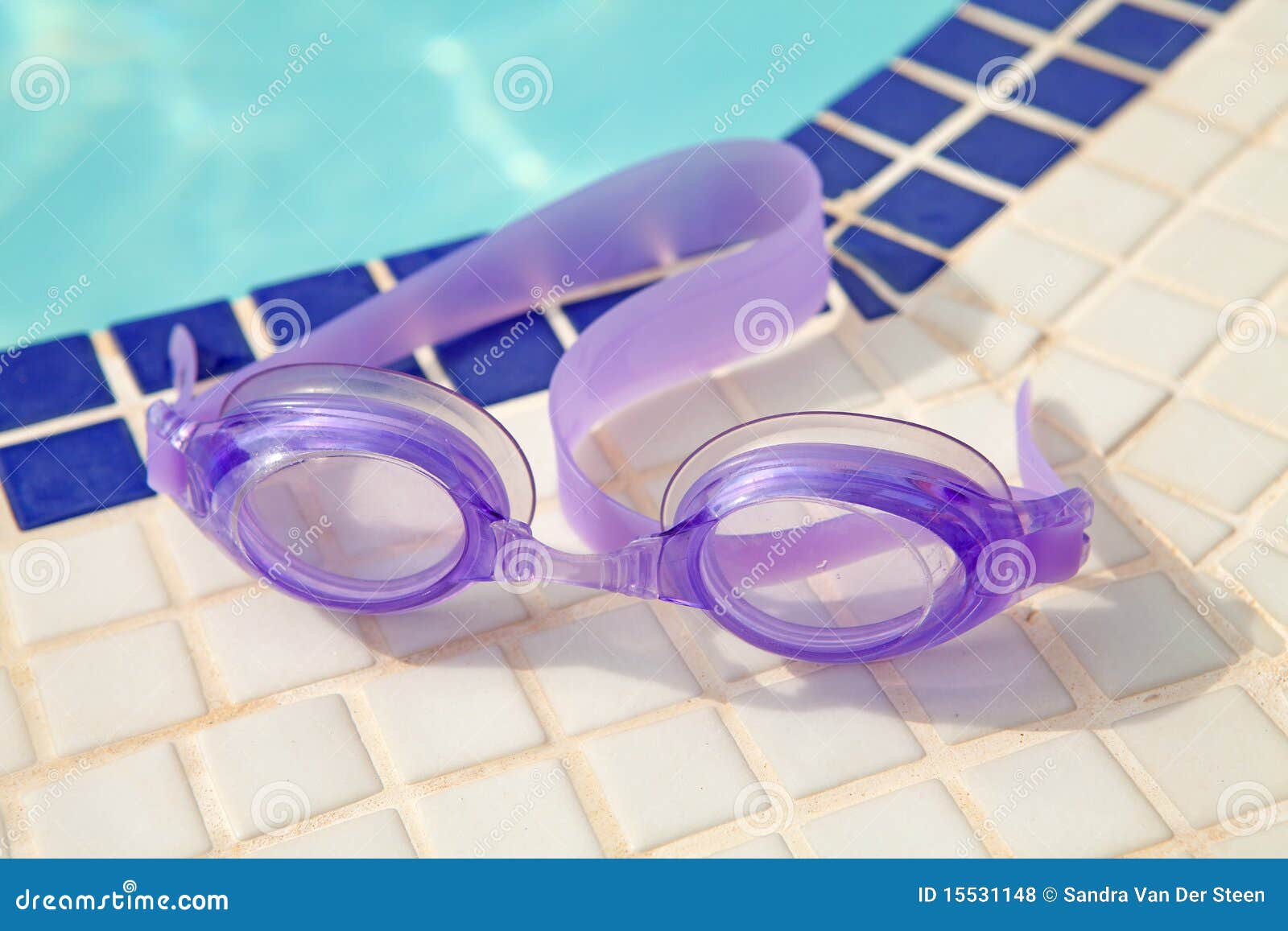 Purple diving goggles stock photo. Image of leisure, outdoors - 15531148