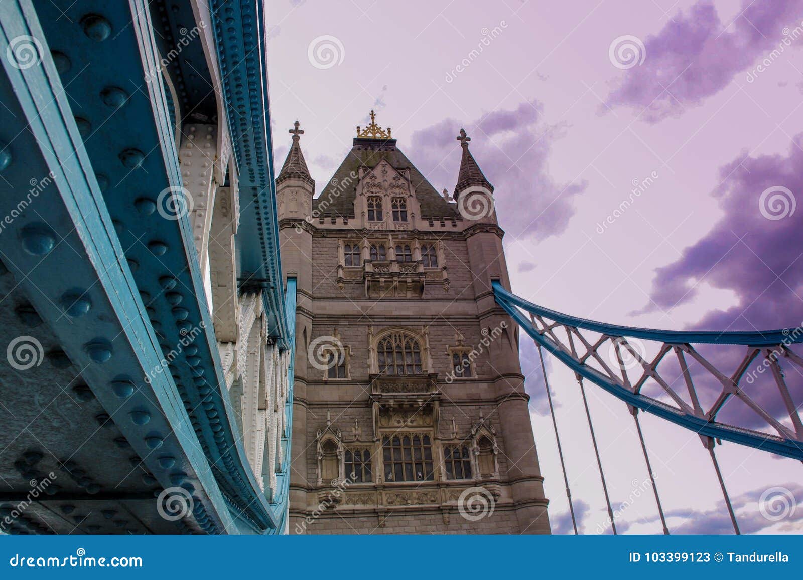 Experience in London stock image. Image of swan, kiss - 103399123