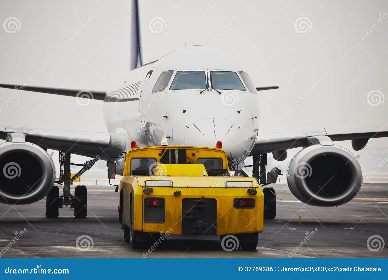 Push back stock photo. Image of push, cockpit, aircraft - 37769286