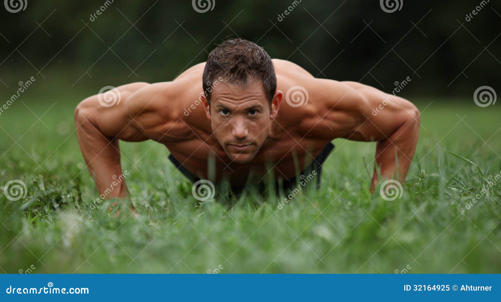 Push ups in the park stock image. Image of country, exercise - 32164925