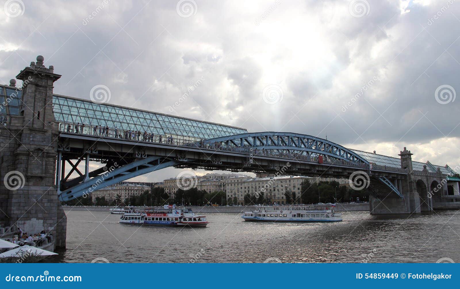 Pushkin bridge in Moscow editorial stock image. Image of tours - 54859449