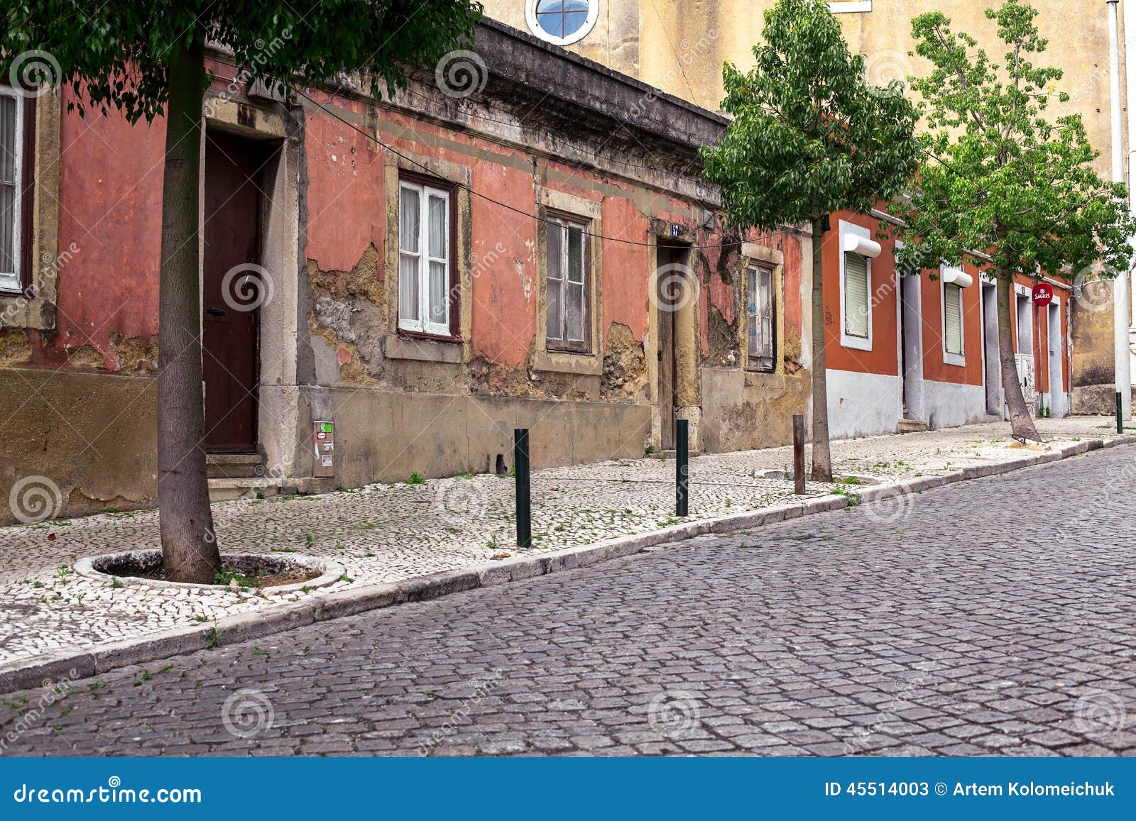 Pusta Uliczna Droga W Mieście Obraz Stock - Obraz złożonej z ulica ...