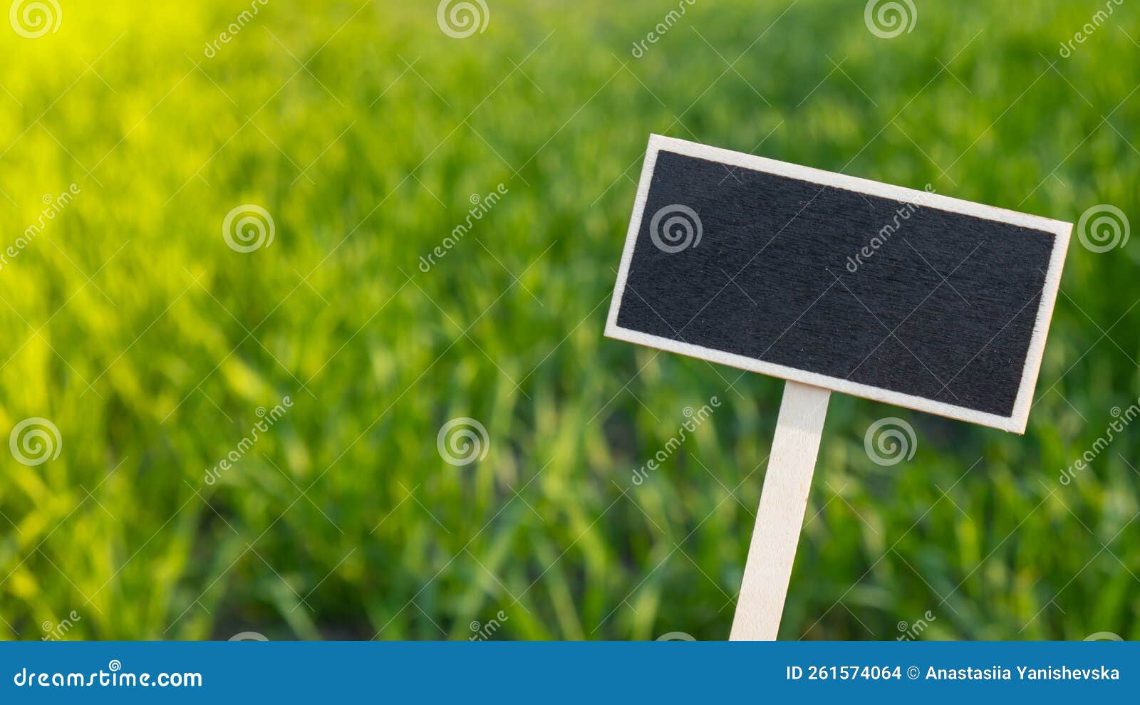 Pusty Czarny Bilbord Na Zielonym Polu Krajobraz Pusty Szablon Mockup ... Pusty Czarny Bilbord Na Zielonym Polu Krajobraz Pusty Szablon Mockup ...