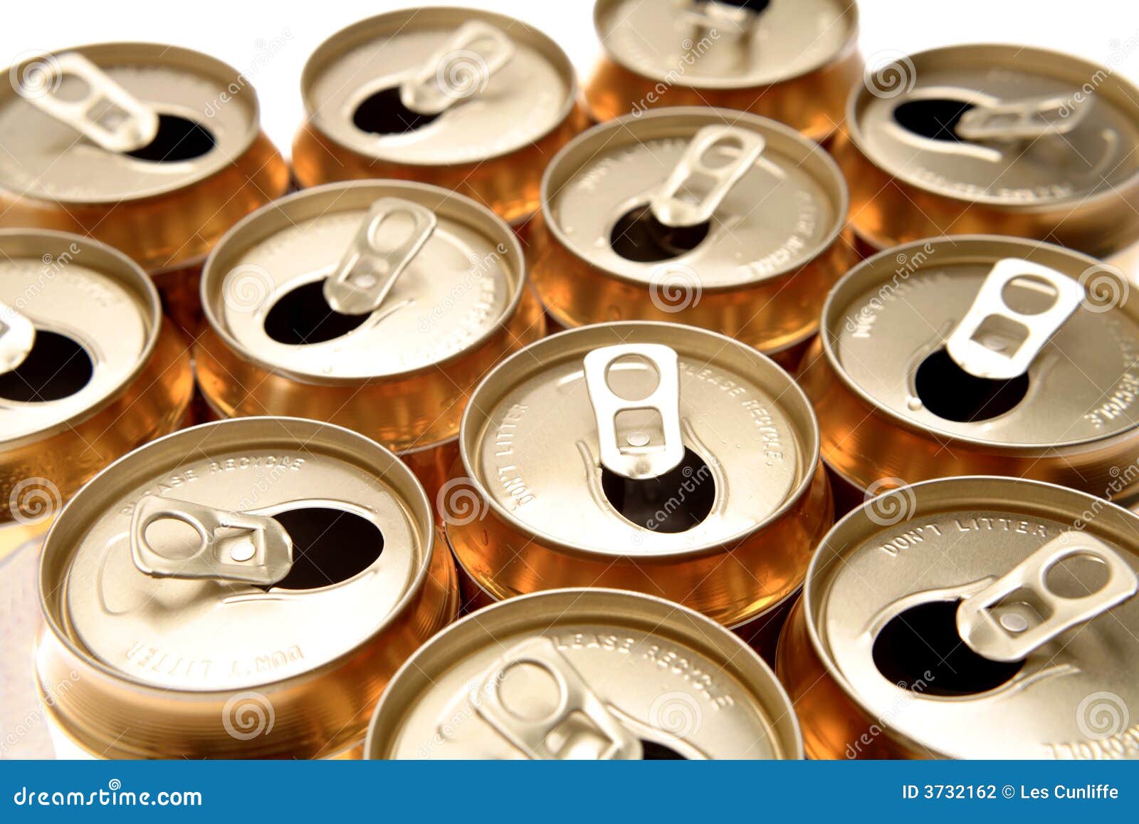 Puszki zdjęcie stock. Obraz złożonej z zbliżenie, cyny - 3732162