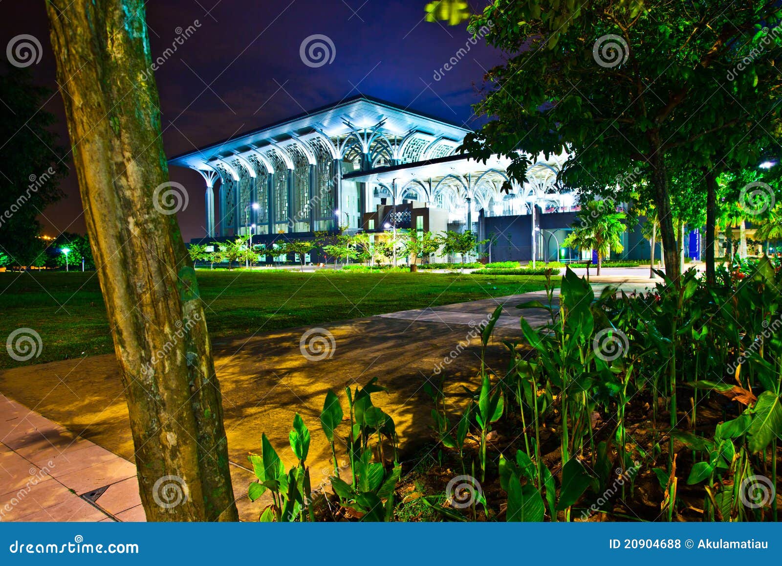 Putrajaya s Iron Mosque stock photo. Image of colors - 20904688
