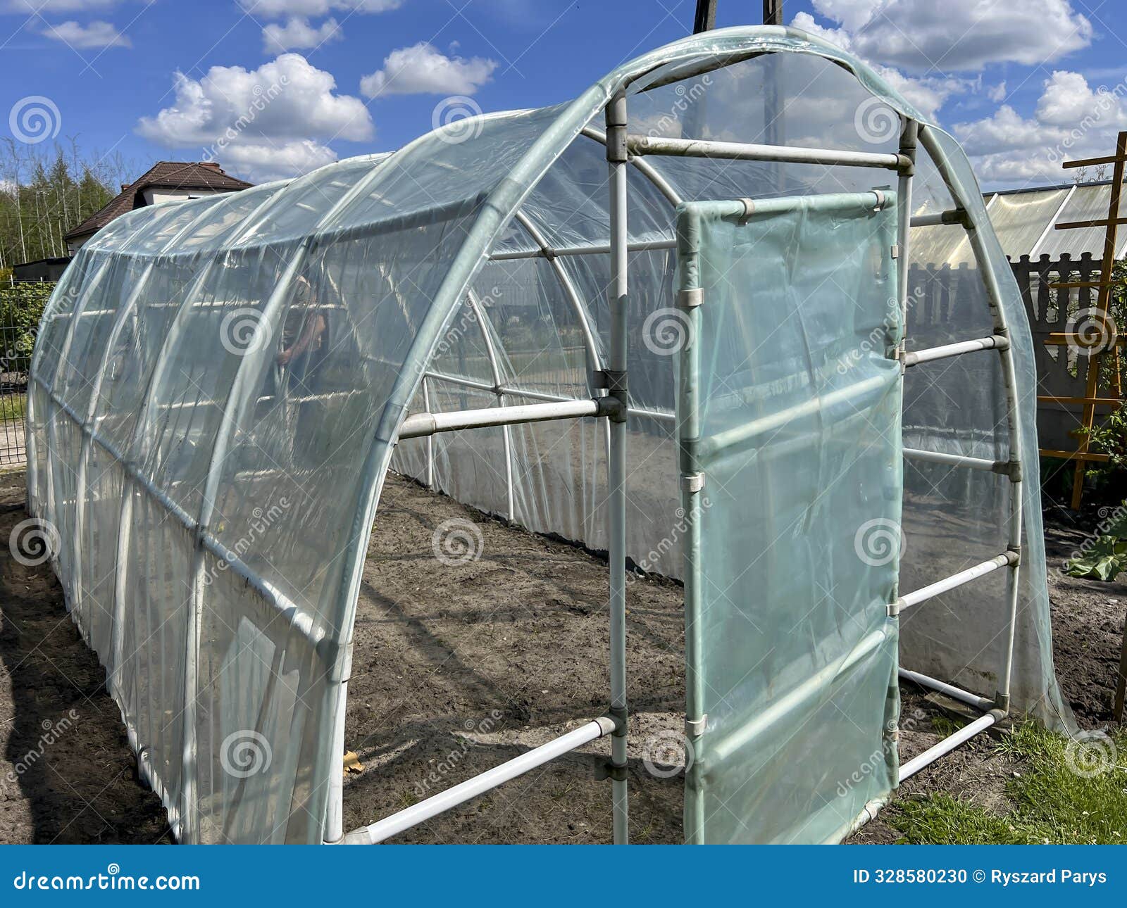 Putting Foil on the Frame in Spring, Setting Up a Foil Tent in a Home ...