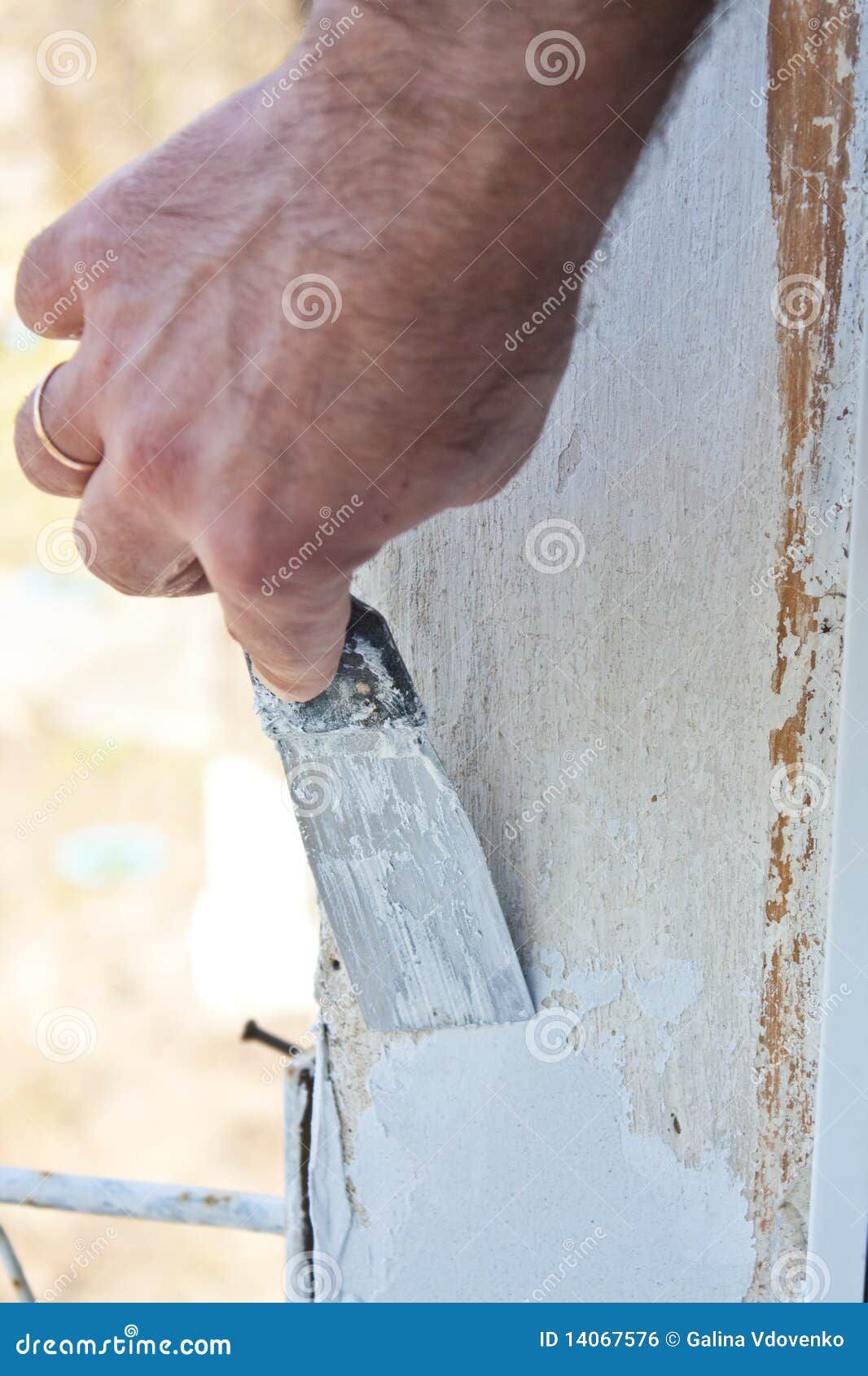 Puttying of a wall stock photo. Image of occupation, inside - 14067576