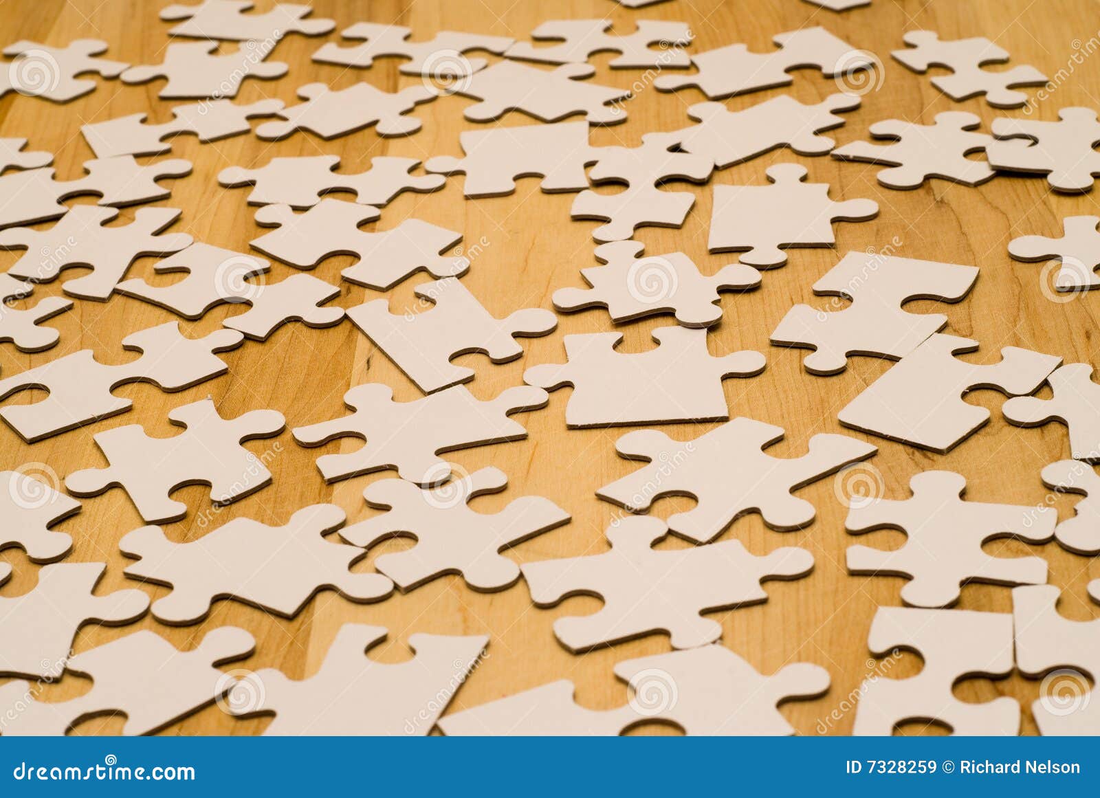 Puzzle incompleto immagine stock. Immagine di abilità - 7328259