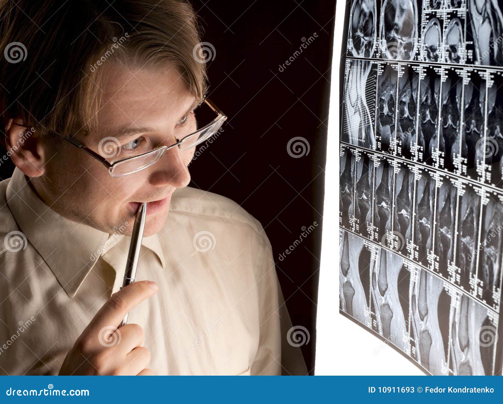 830 Puzzled Scientist Photos - Free & Royalty-Free Stock Photos from ...